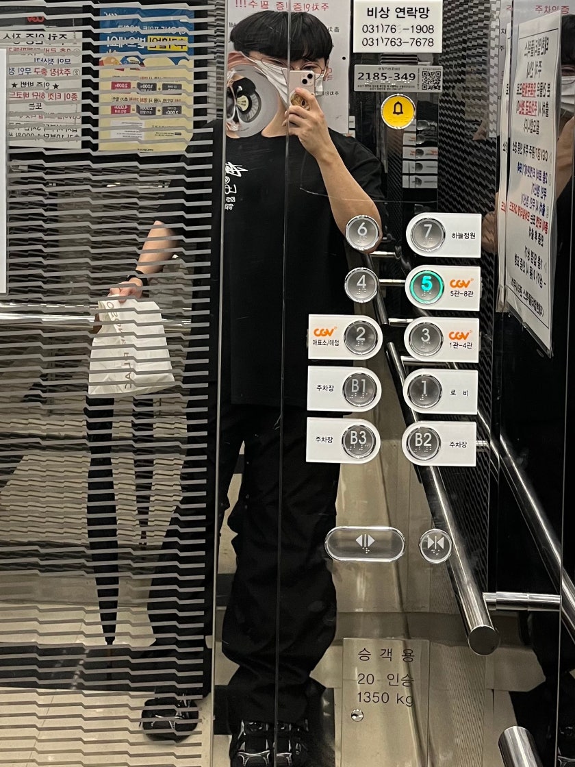 ? (@jhkk__) 님의 게시물 | KREAM