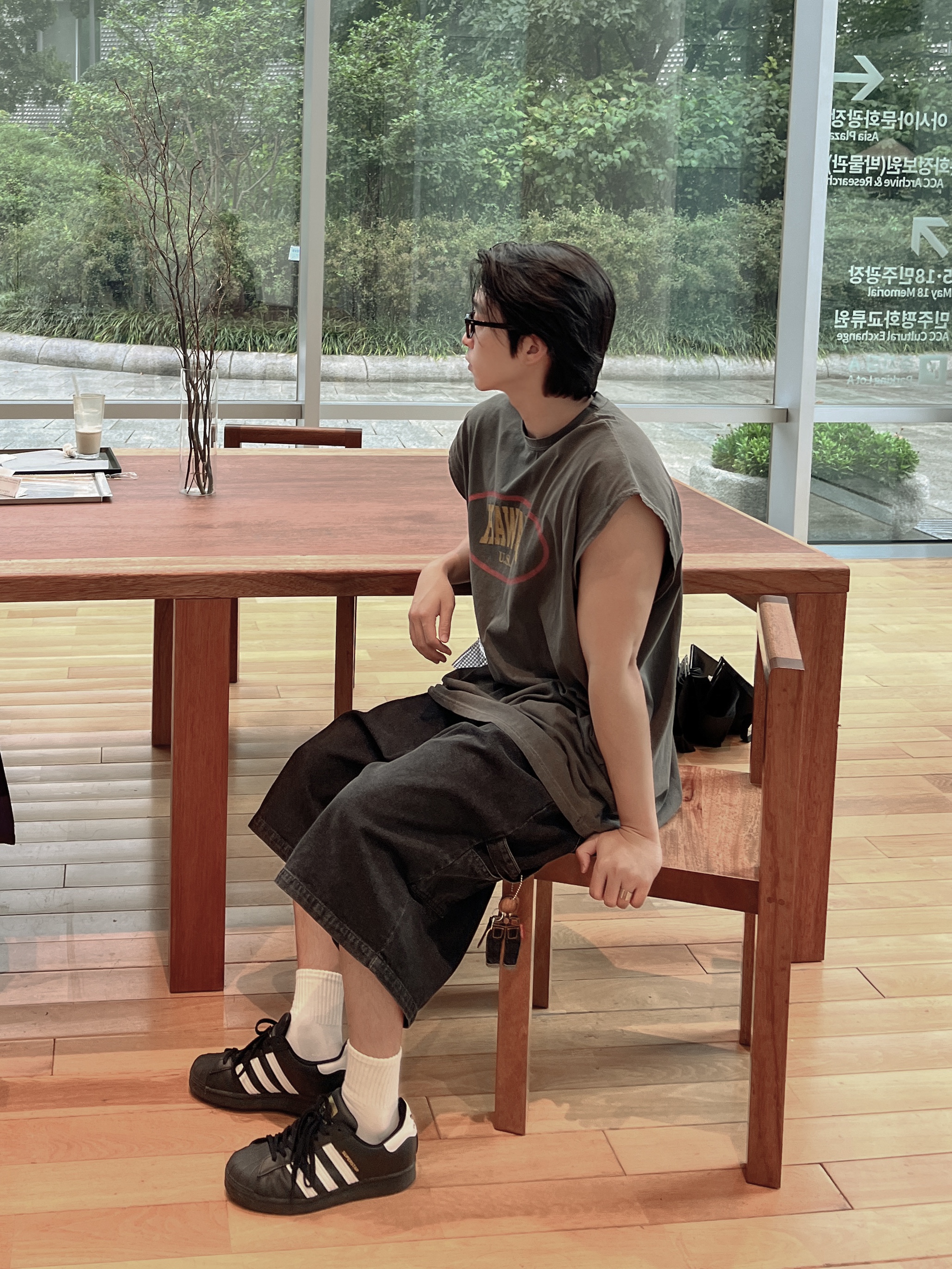 세현 (@me_iro) 님의 게시물 | KREAM