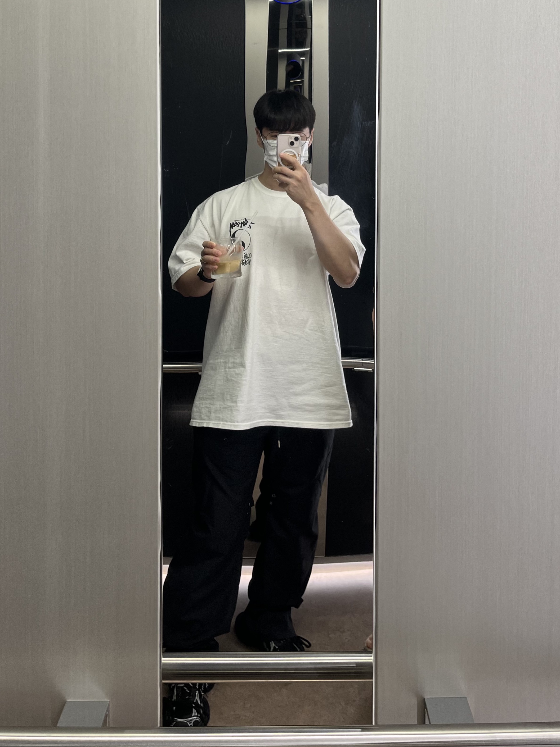 ? (@jhkk__) 님의 게시물 | KREAM