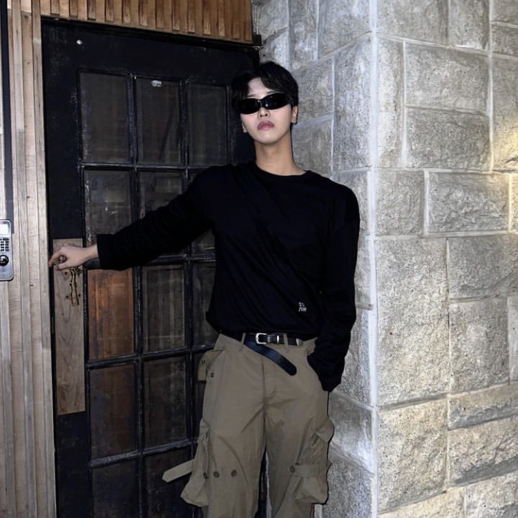 SONGZIO (@songzio_off...) 님의 게시물 | KREAM