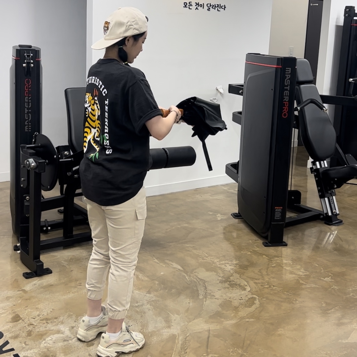 따비 (@luluthy) 님의 게시물 | KREAM