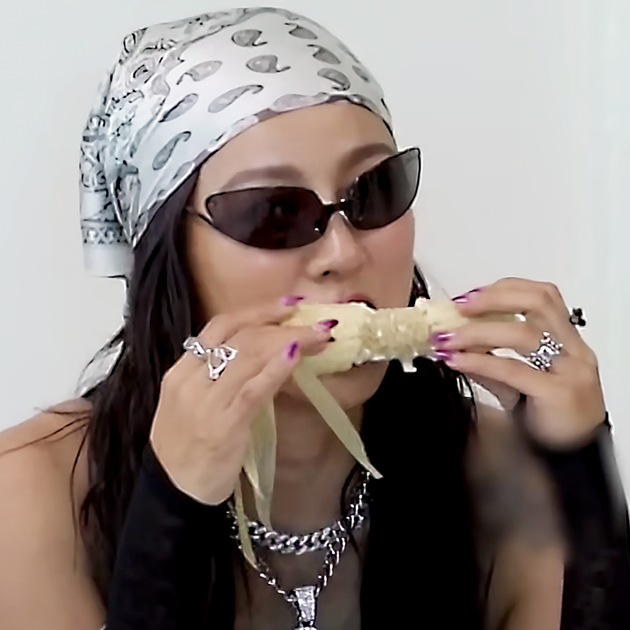 #Y2K근본 해시태그 STYLE | KREAM