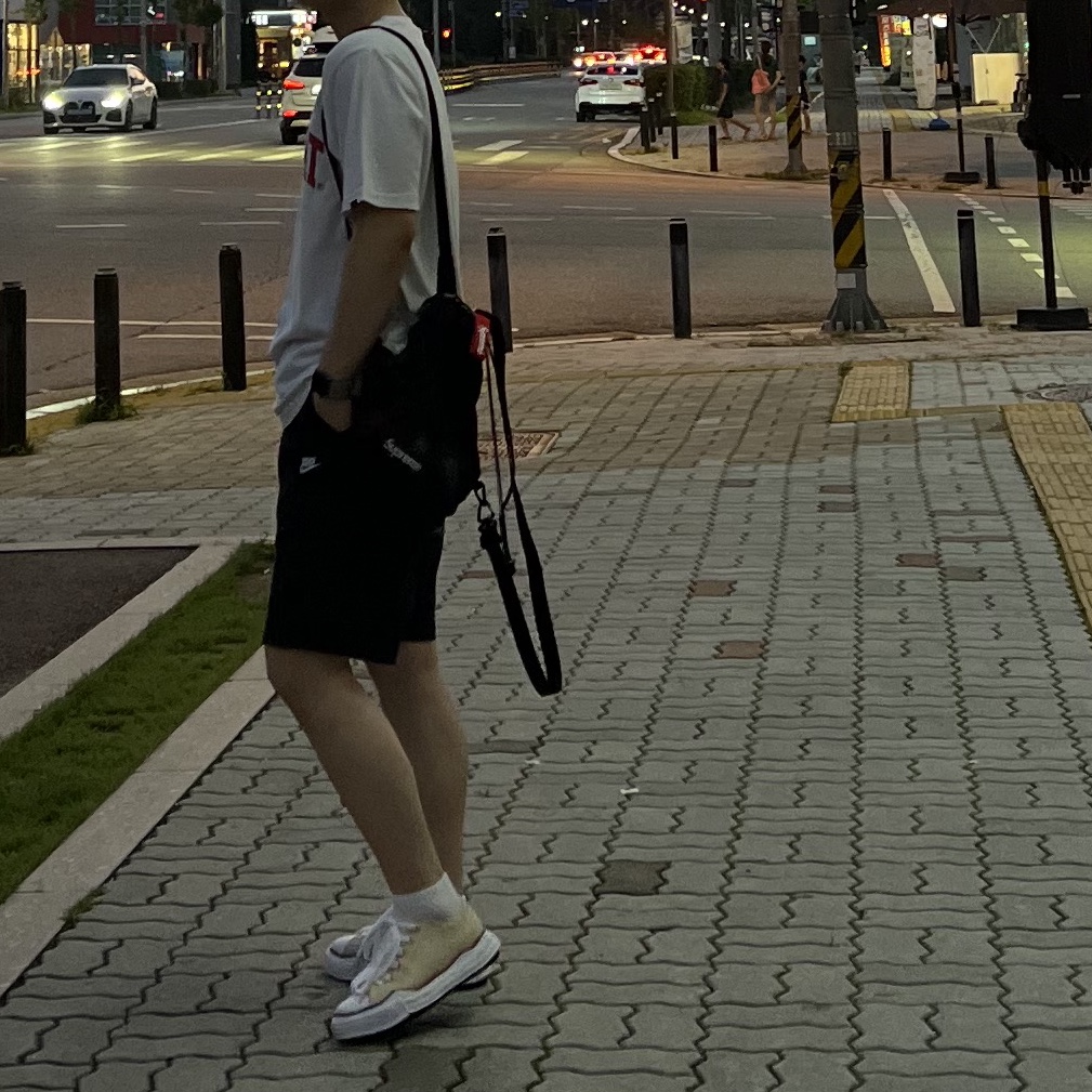 (@gyeong_jj) 님의 게시물 | KREAM