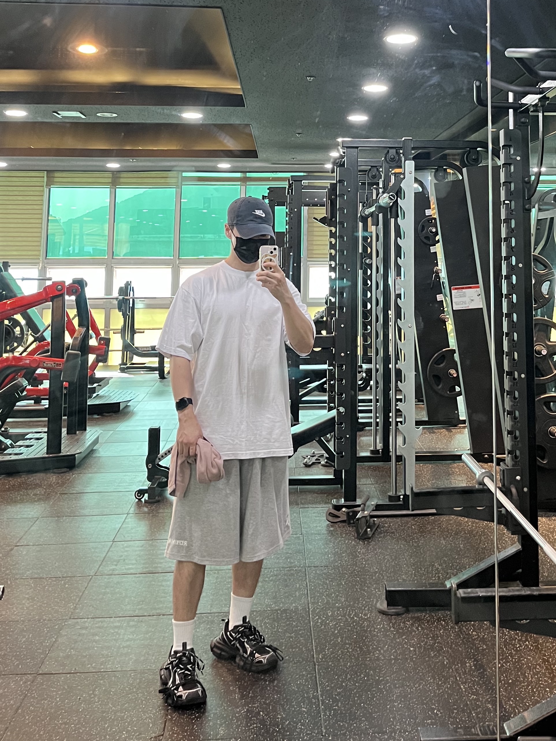 ? (@jhkk__) 님의 게시물 | KREAM