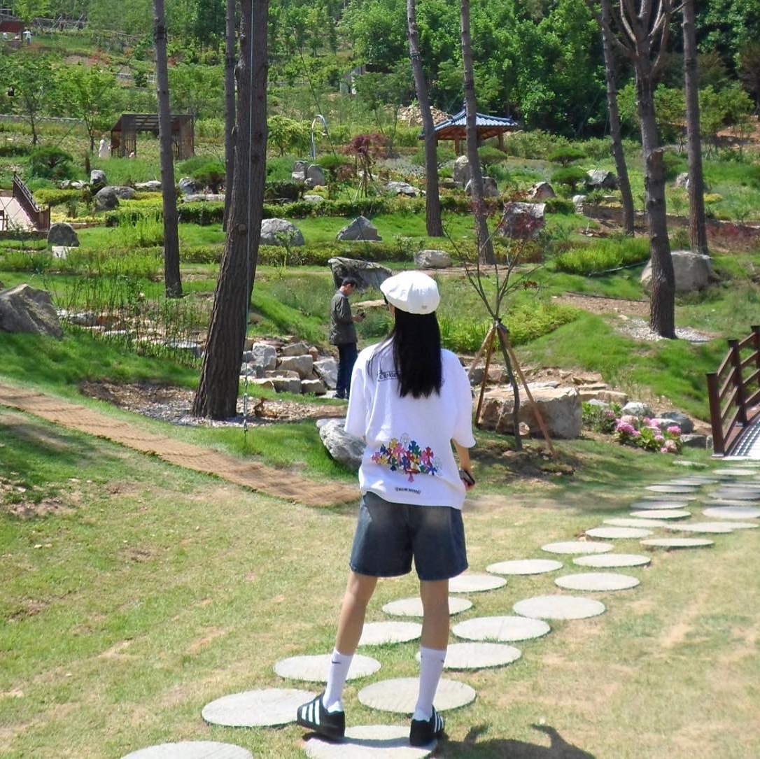 셀아 (@callmesera_) 님의 게시물 | KREAM