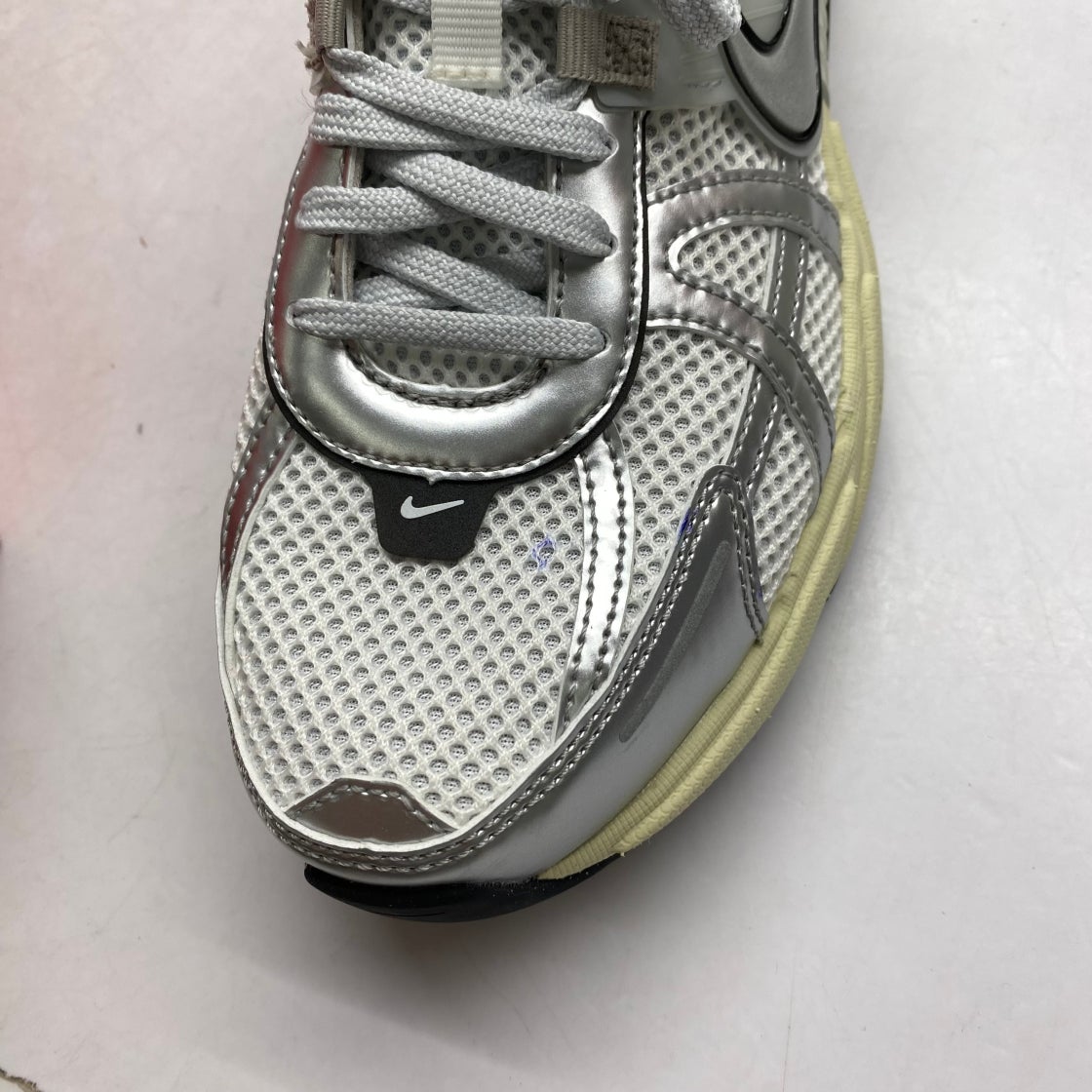 나이키 V2K 런 서밋 화이트 메탈릭 실버 | KREAM