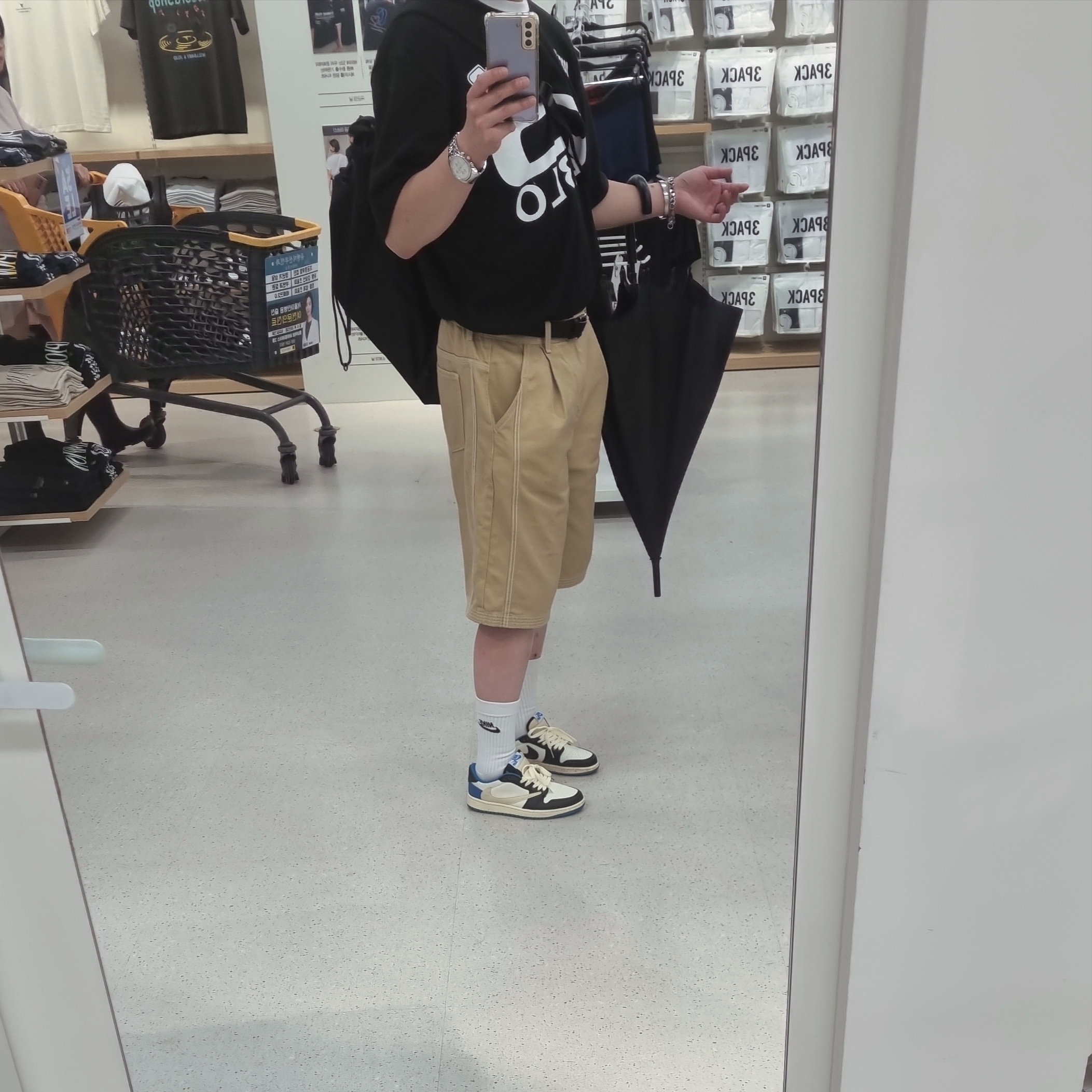 훈 (@you_hoon) 님의 게시물 | KREAM