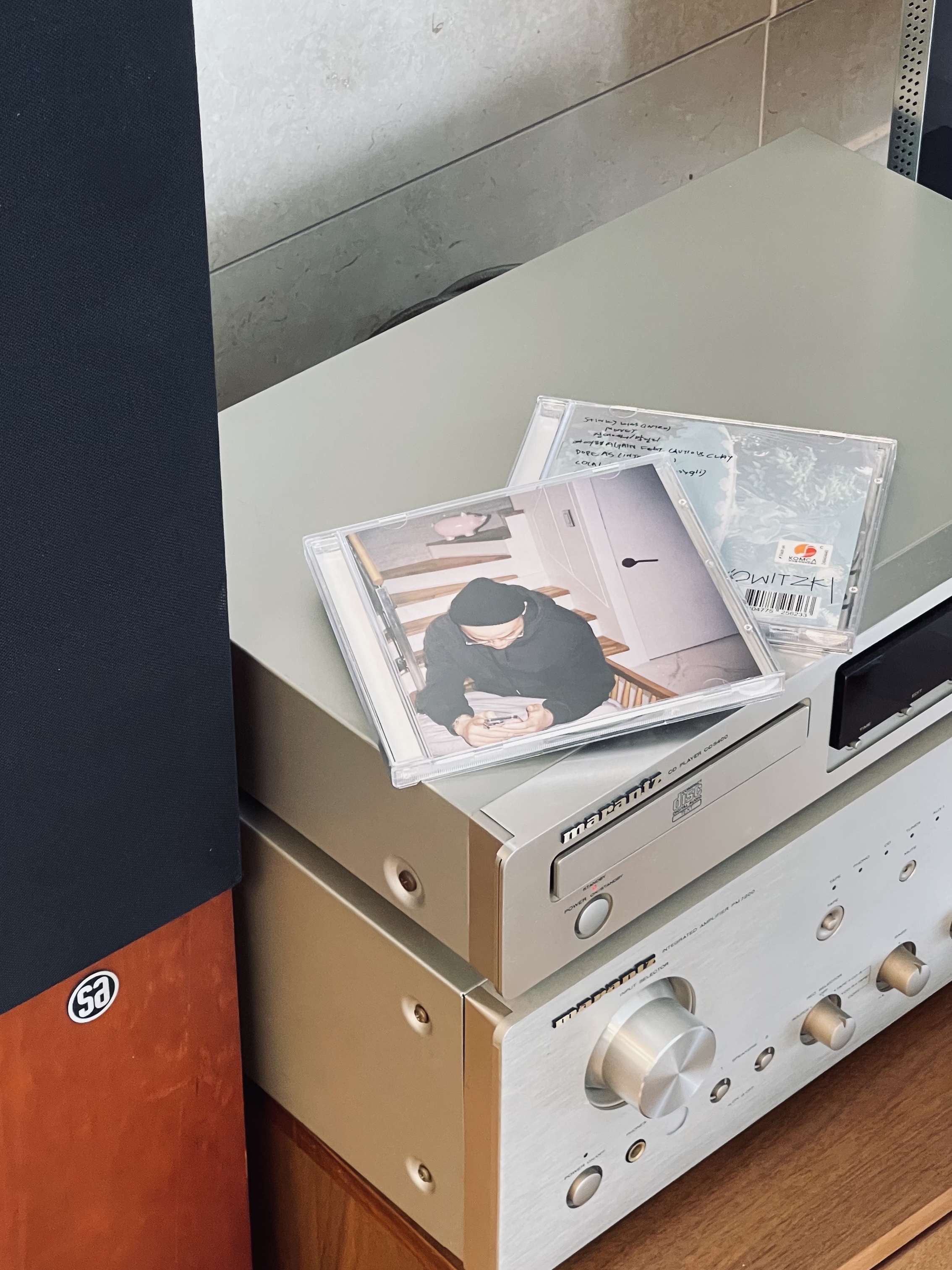 리레이스 (@rerace) 님의 게시물 | KREAM