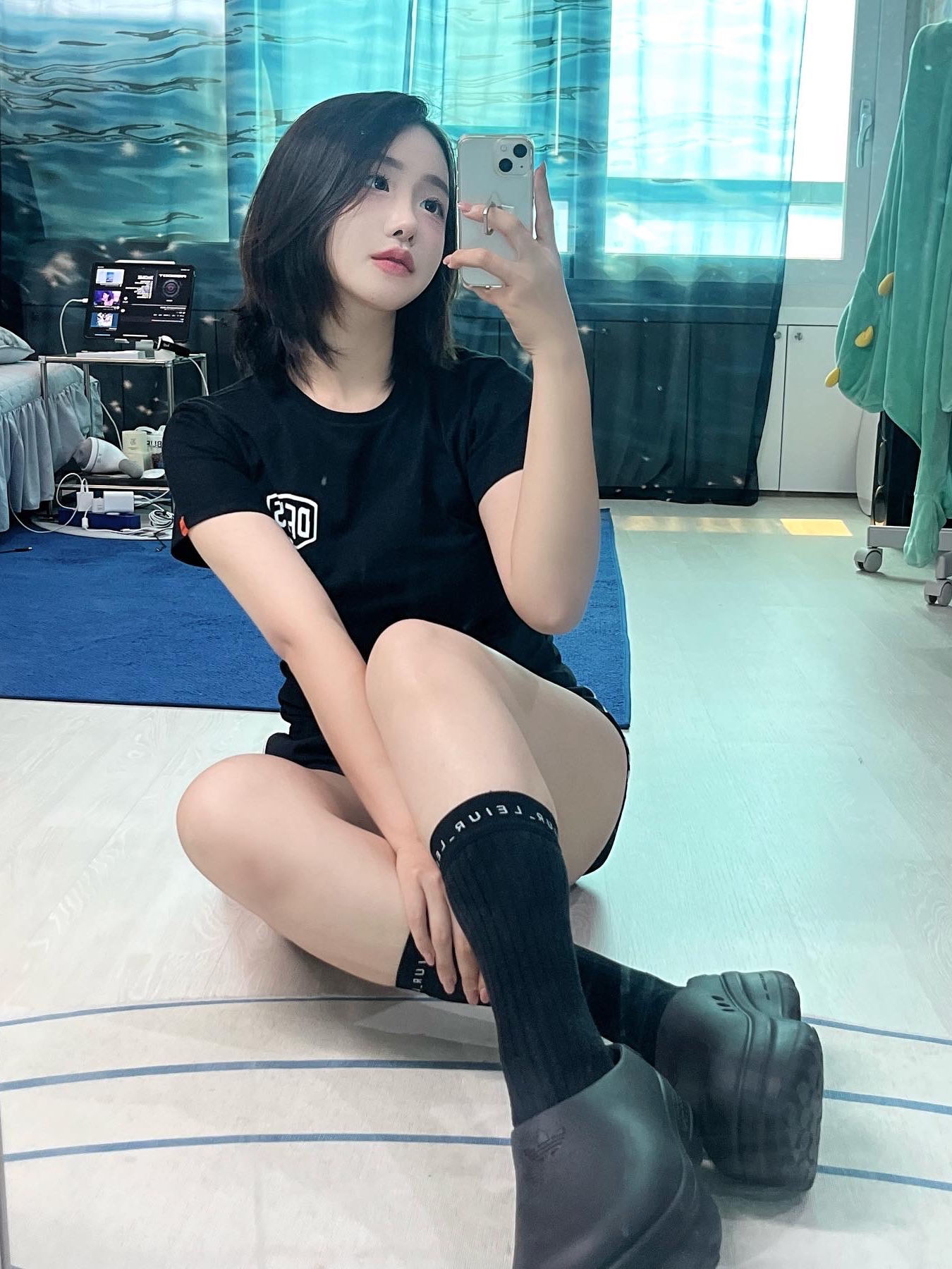 뉸 (@nuui_nuii) 님의 게시물 | KREAM