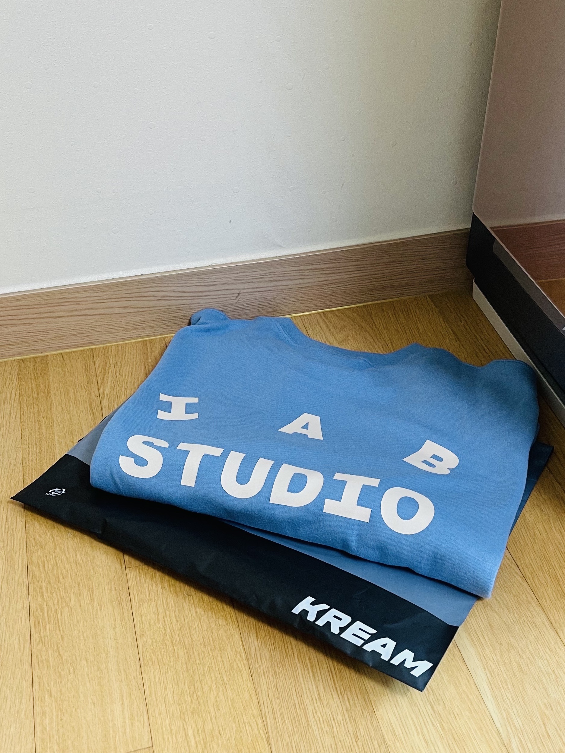 리레이스 (@rerace) 님의 게시물 | KREAM