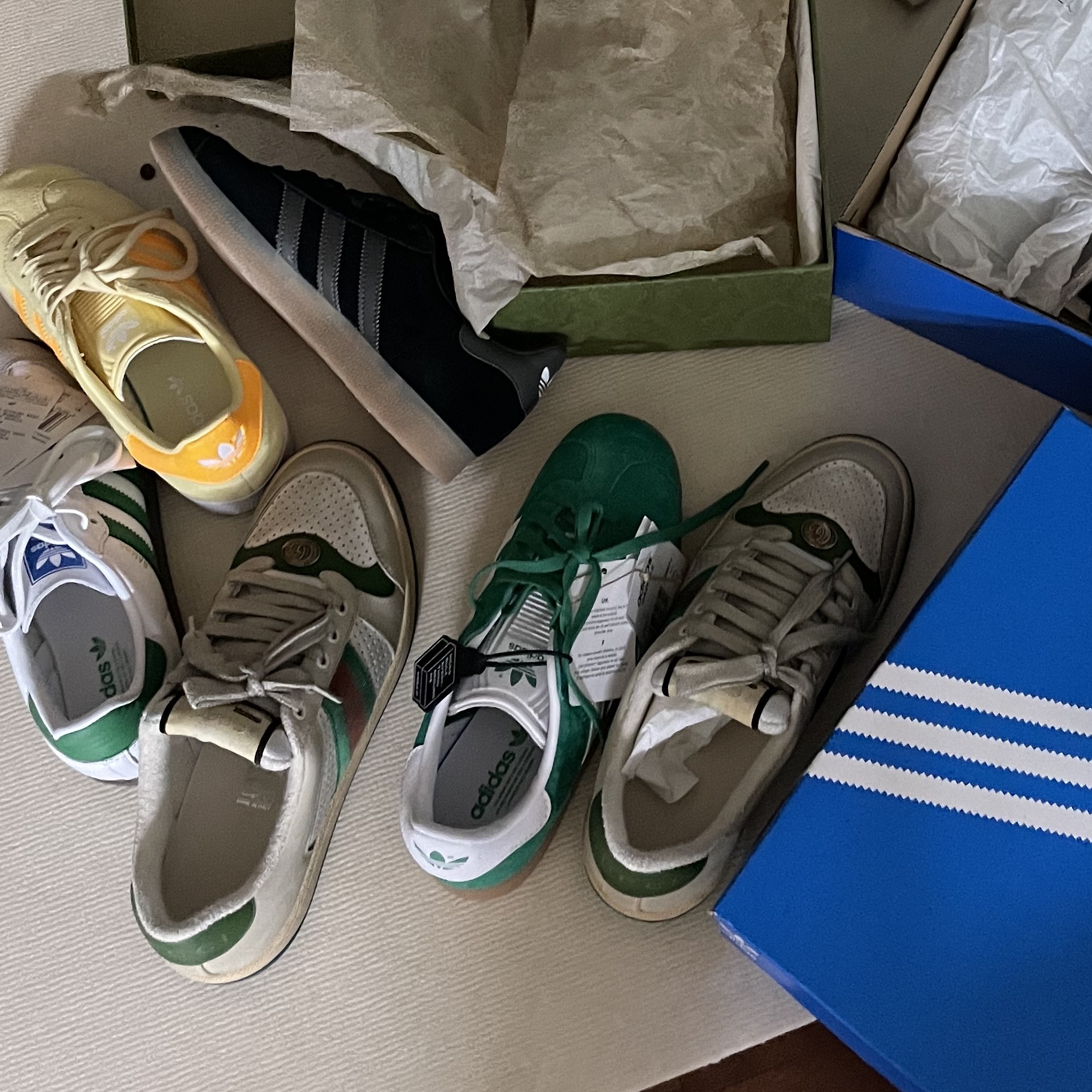 오라 (@paris12) 님의 게시물 | KREAM