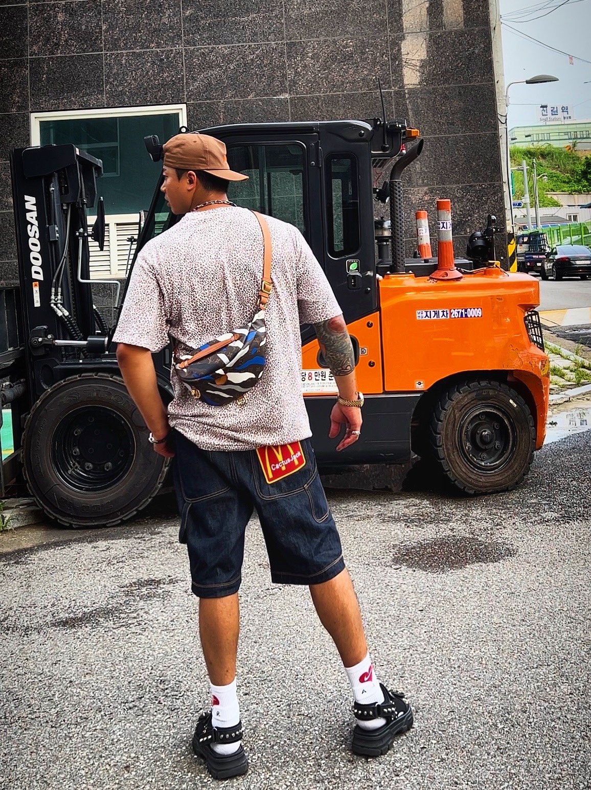 Instagram@hi... (@highbrow_fr...) 님의 게시물 | KREAM