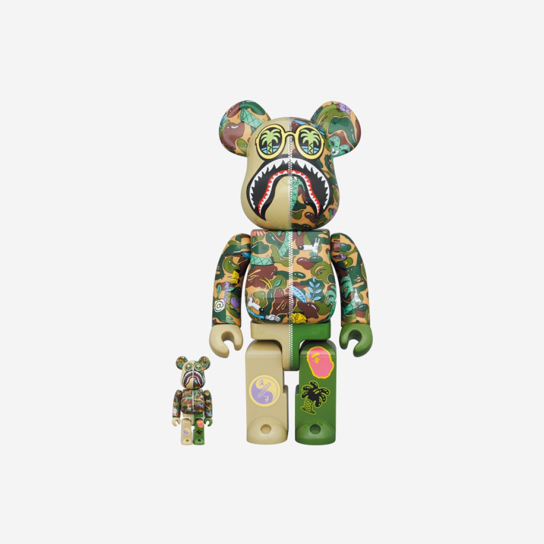 베어브릭 x 스티븐 해링턴 x 베이프 샤크 100％ & 400％ 세트 그린 카모 | Bearbrick | KREAM