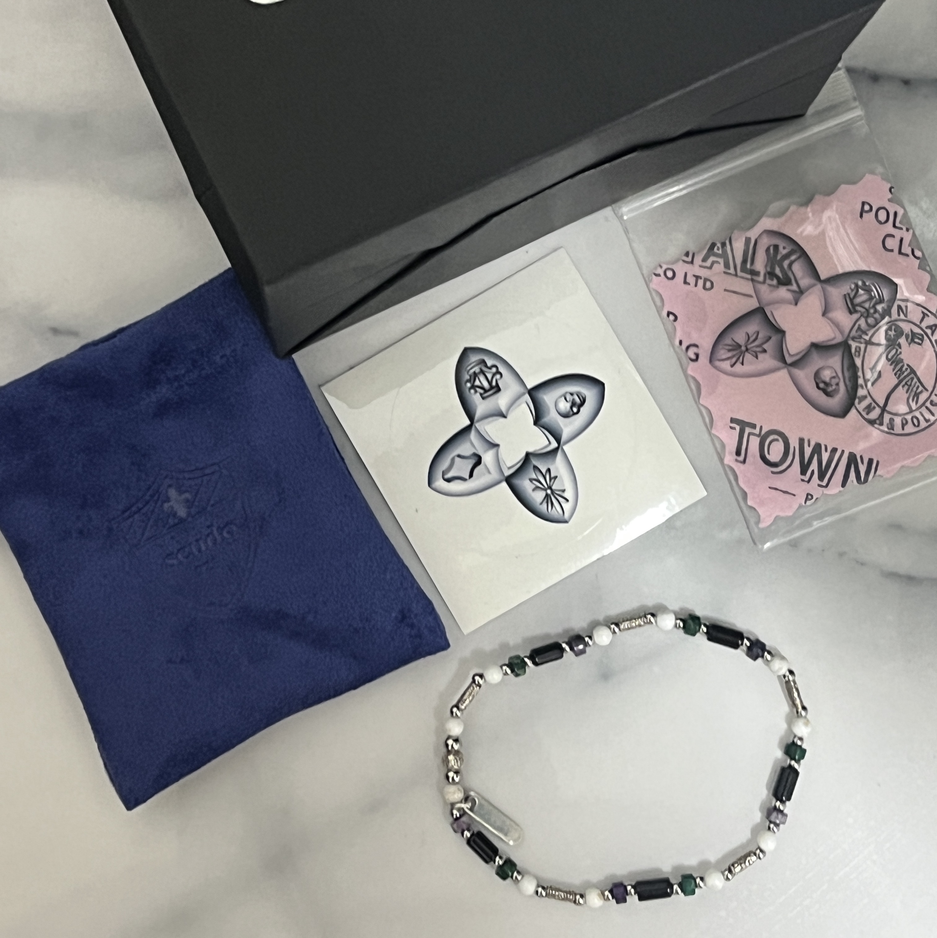 승헌 (@re._.eniw) 님의 게시물 | KREAM