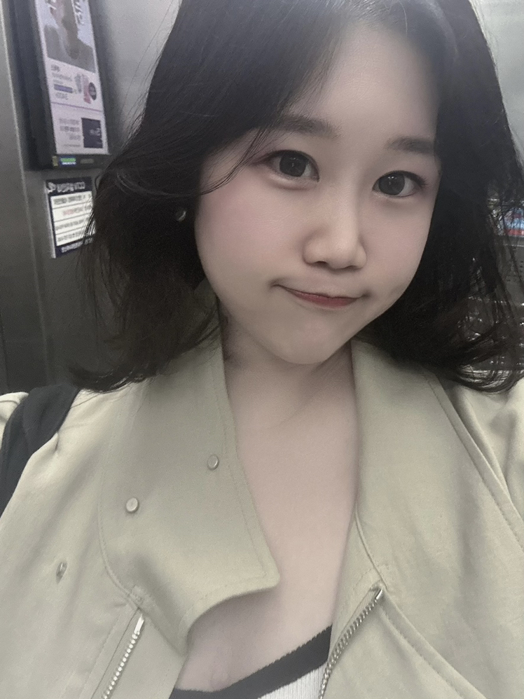 Celine Kim (@lovelyceline) 님의 게시물 | KREAM