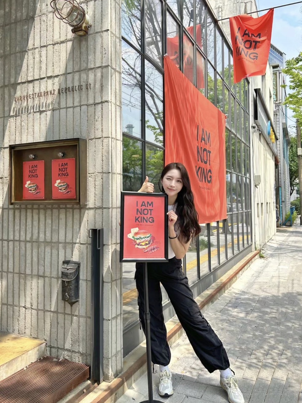 (@celeb_item) 님의 게시물 | KREAM