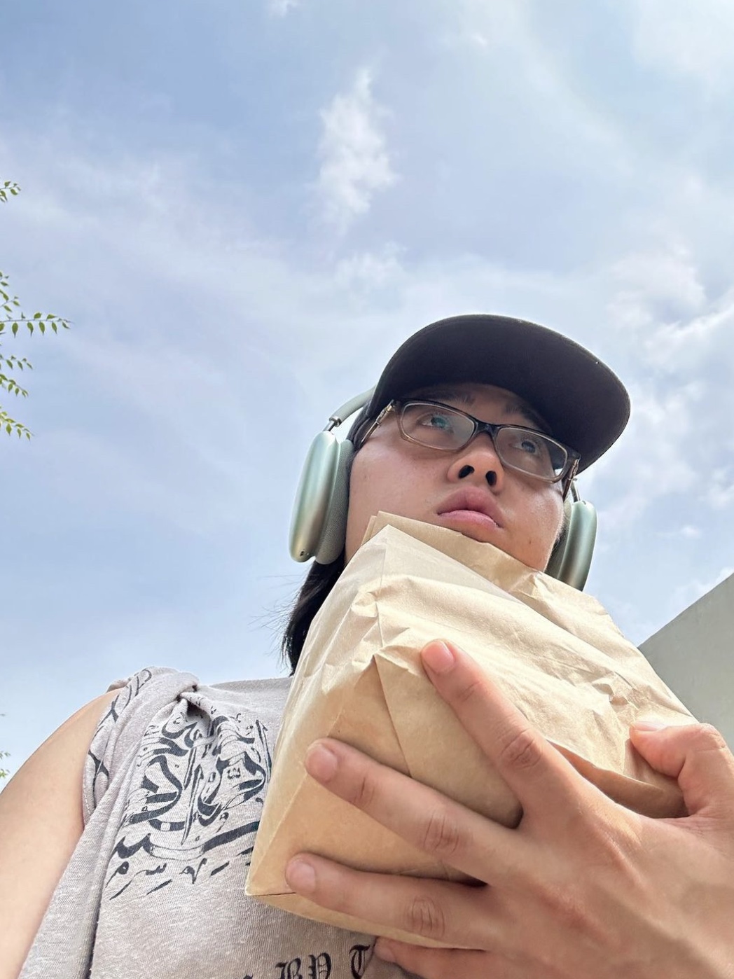 쇼핑 계획 짜는 사람 (@eyeshoppin) 님의 게시물 | KREAM