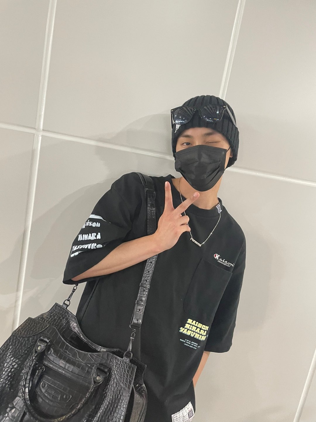 쇼핑 계획 짜는 사람 (@eyeshoppin) 님의 게시물 | KREAM