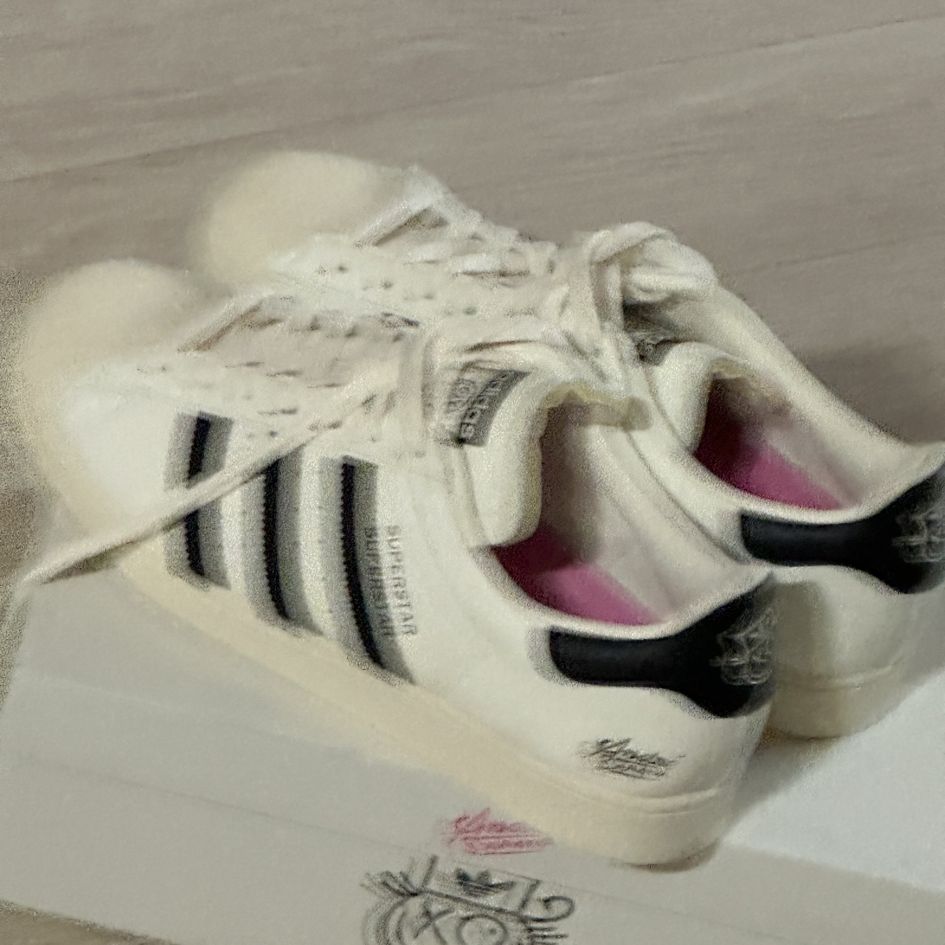 지훈 (@xlgns__) 님의 게시물 | KREAM