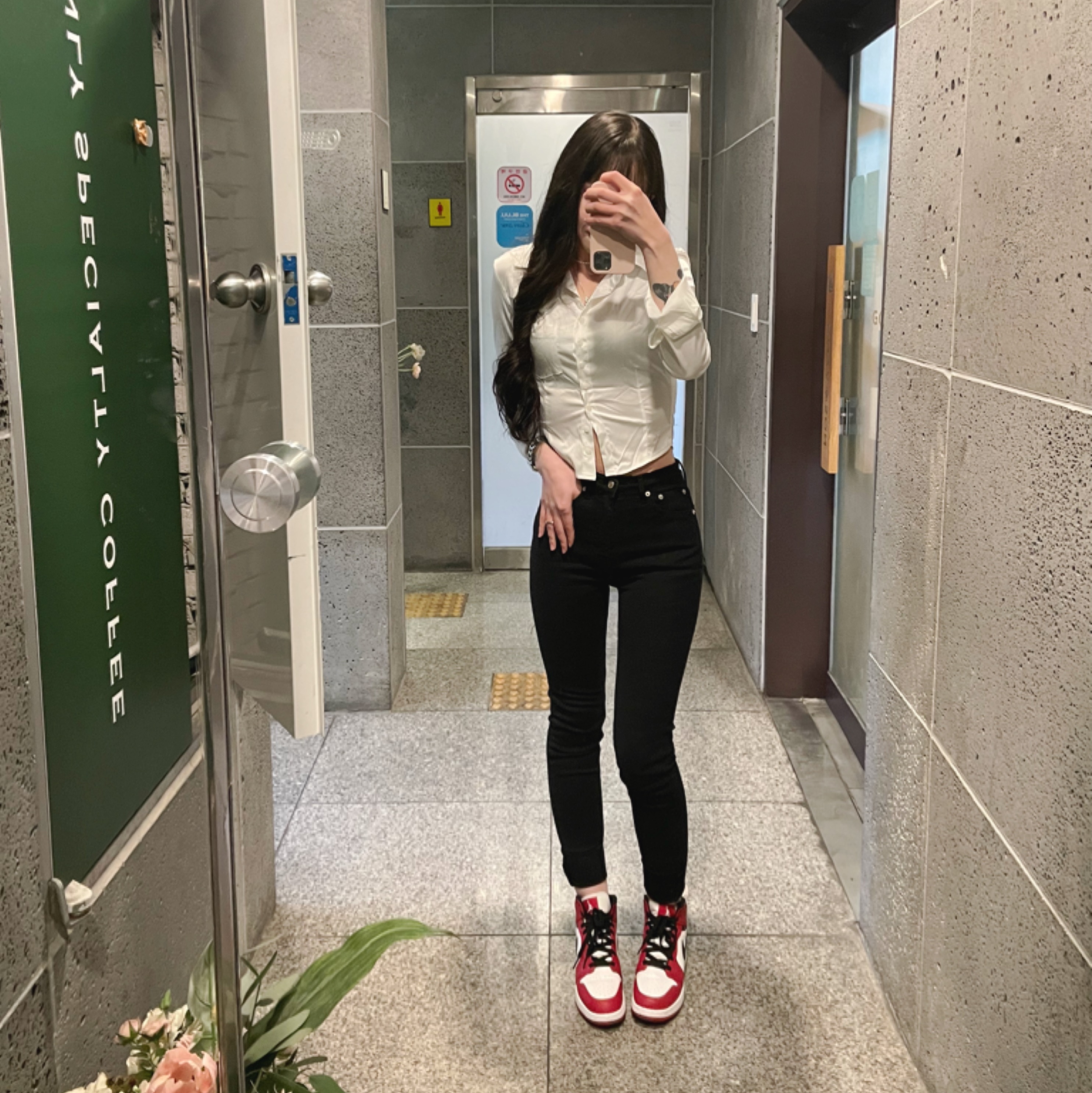 지네 (@_ji_s_) 님의 게시물 | KREAM