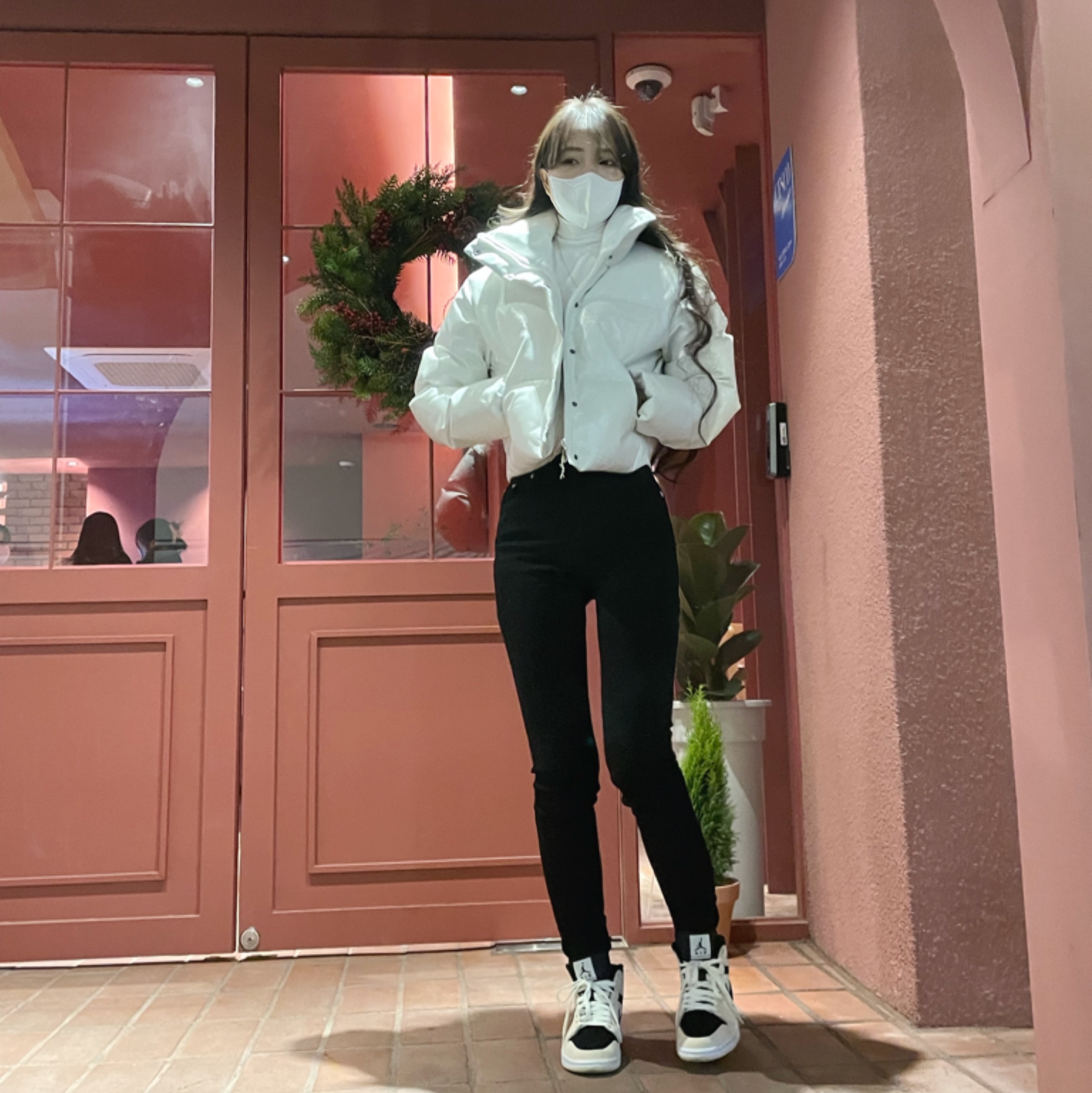 지네 (@_ji_s_) 님의 게시물 | KREAM