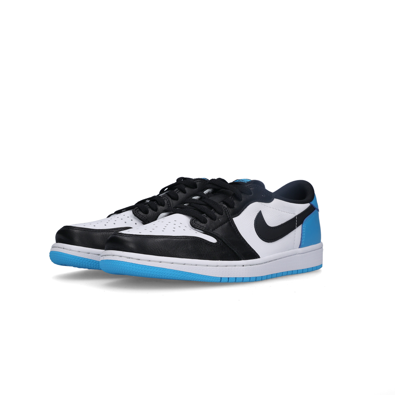 조던 1 레트로 로우 OG 블랙 앤 다크 파우더 블루 | KREAM