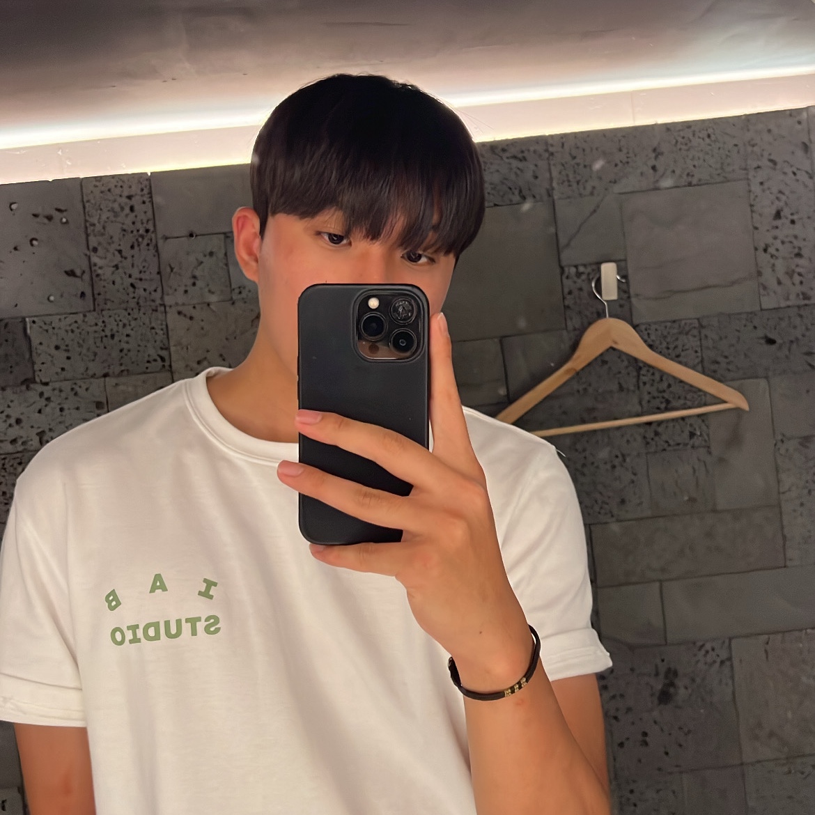 (@_jin_xcc) 님의 게시물 | KREAM