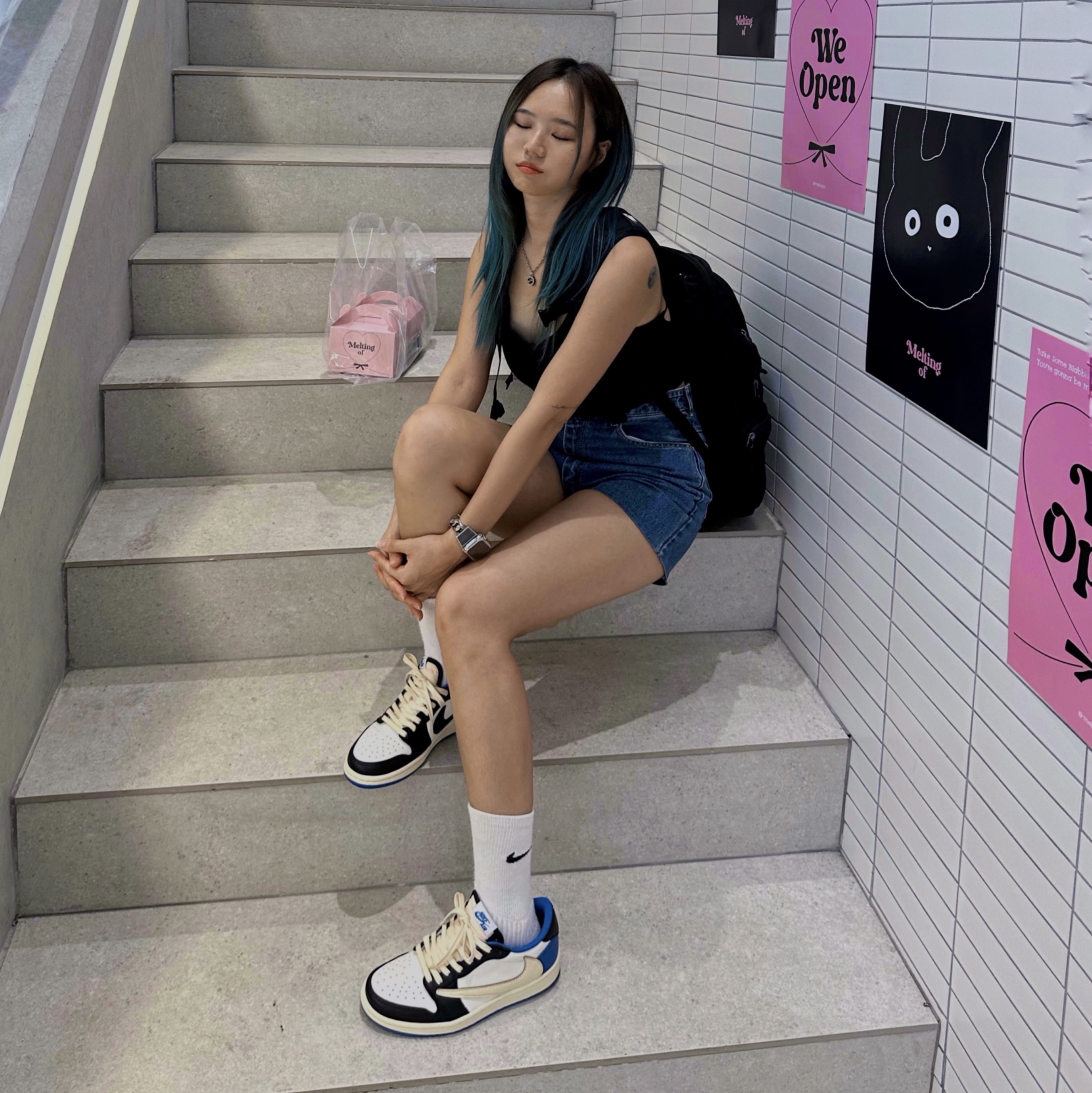 두나 (@_d2_n4) 님의 게시물 | KREAM