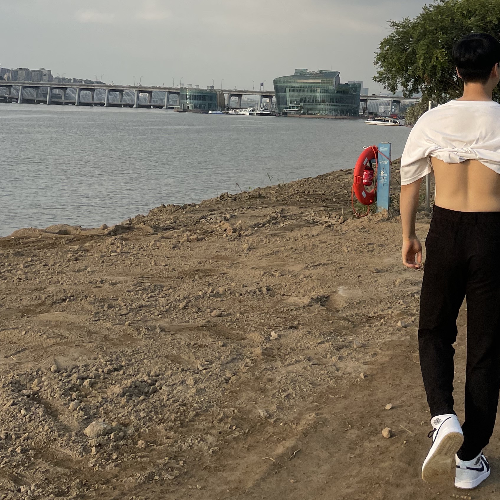 (@se0__ss) 님의 게시물 | KREAM