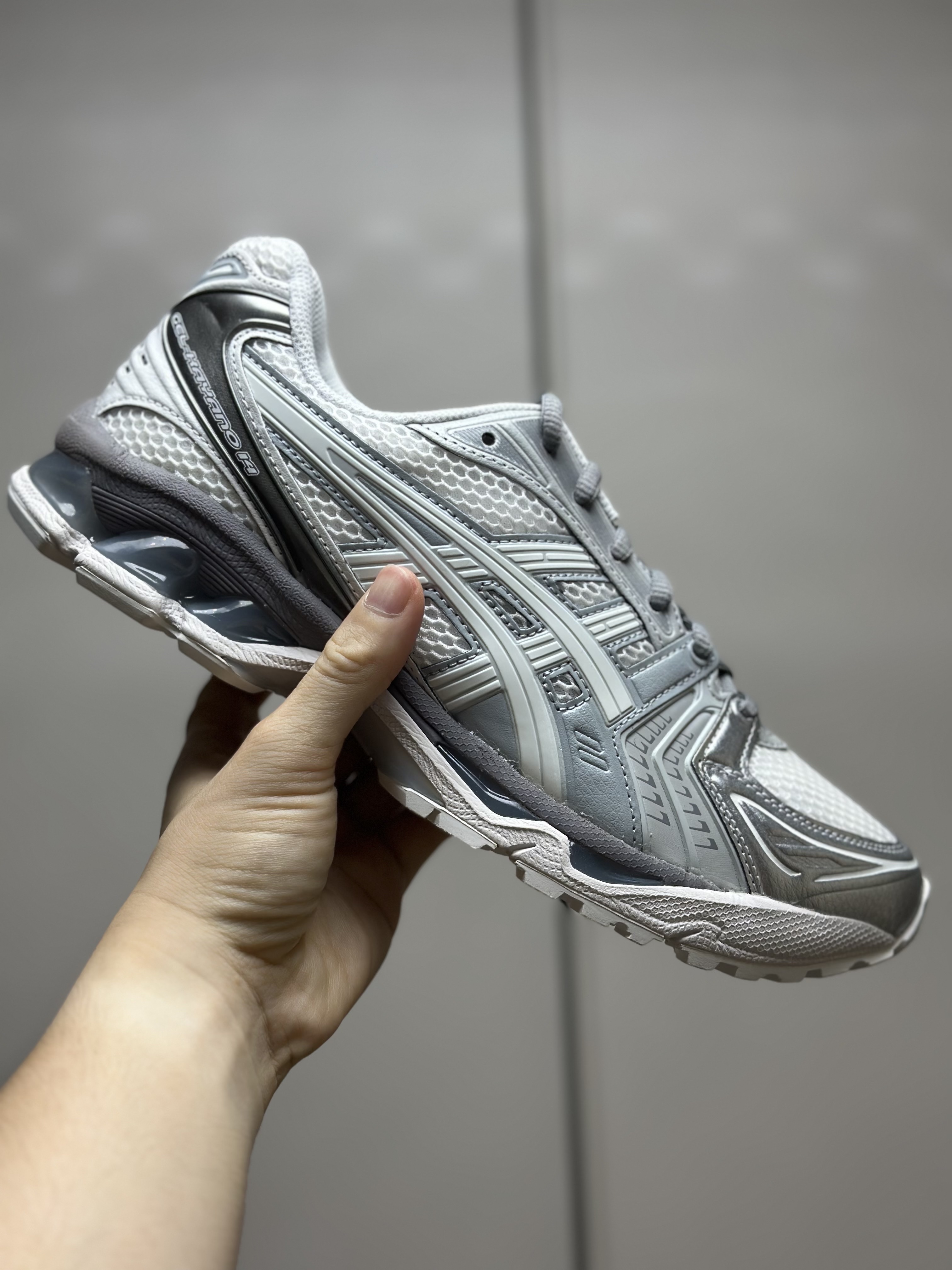 🇰🇷 (@shoz_) 님의 게시물 | KREAM