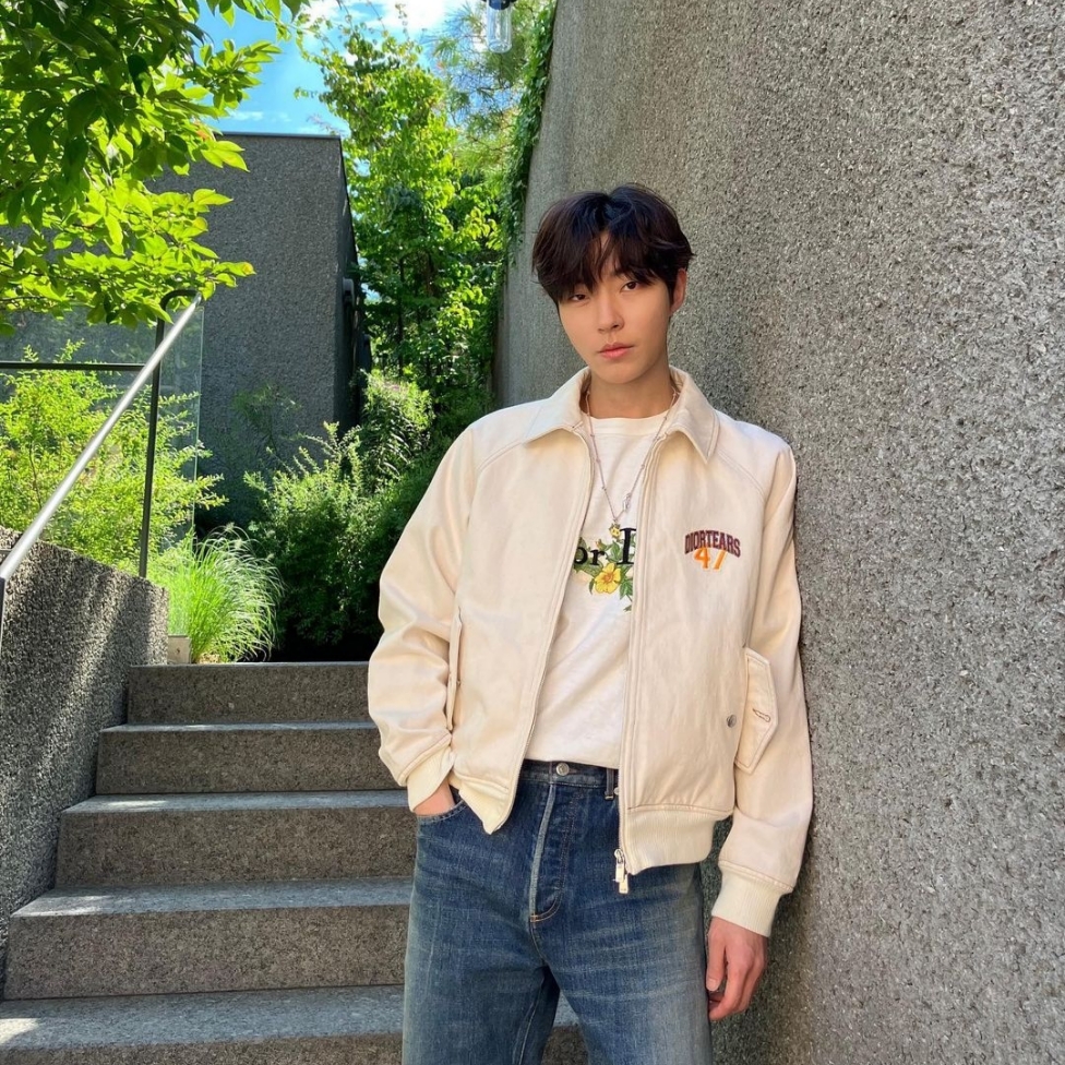 쇼핑 계획 짜는 사람 (@eyeshoppin) 님의 게시물 | KREAM