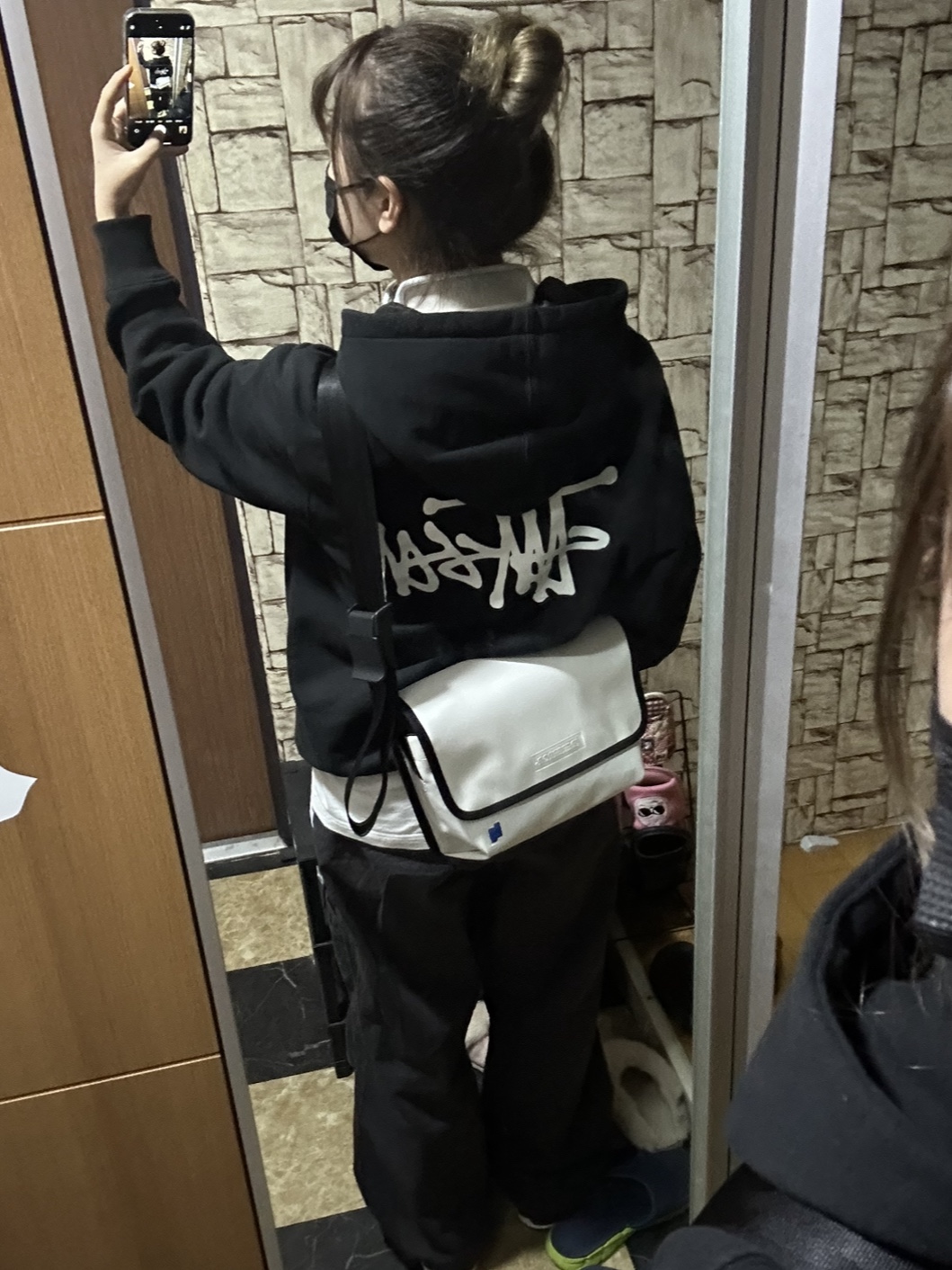 (@ry._.uling) 님의 게시물 | KREAM