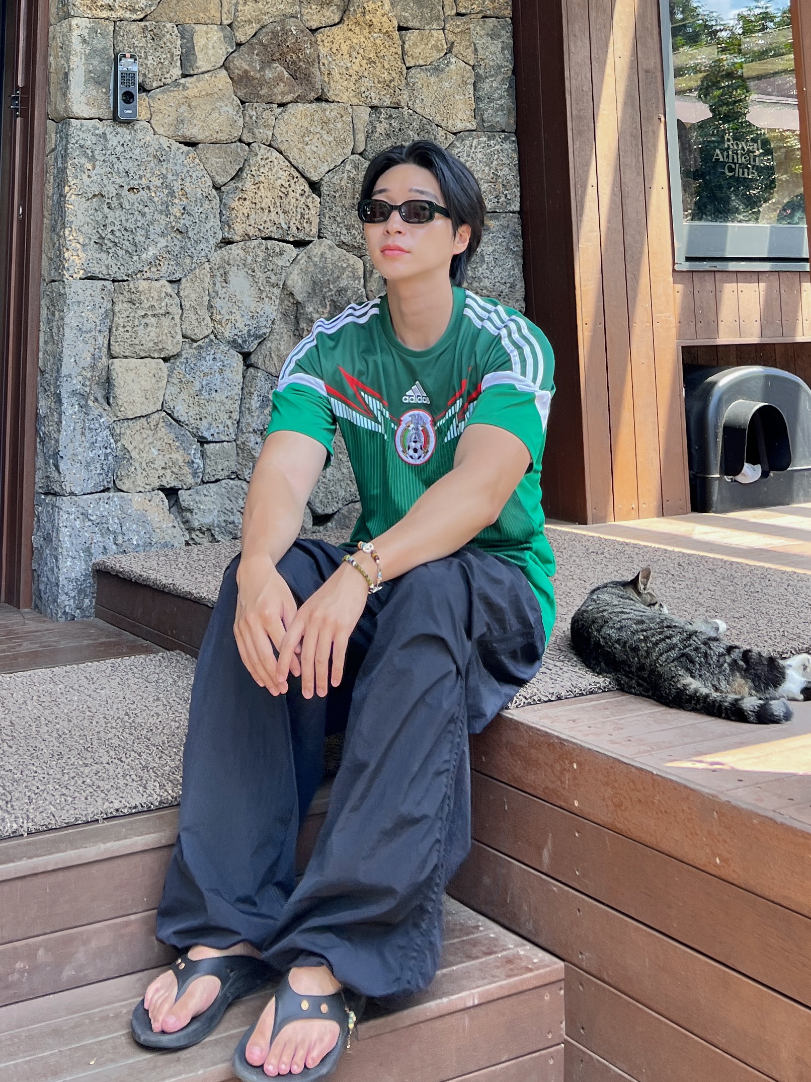 세현 (@me_iro) 님의 게시물 | KREAM