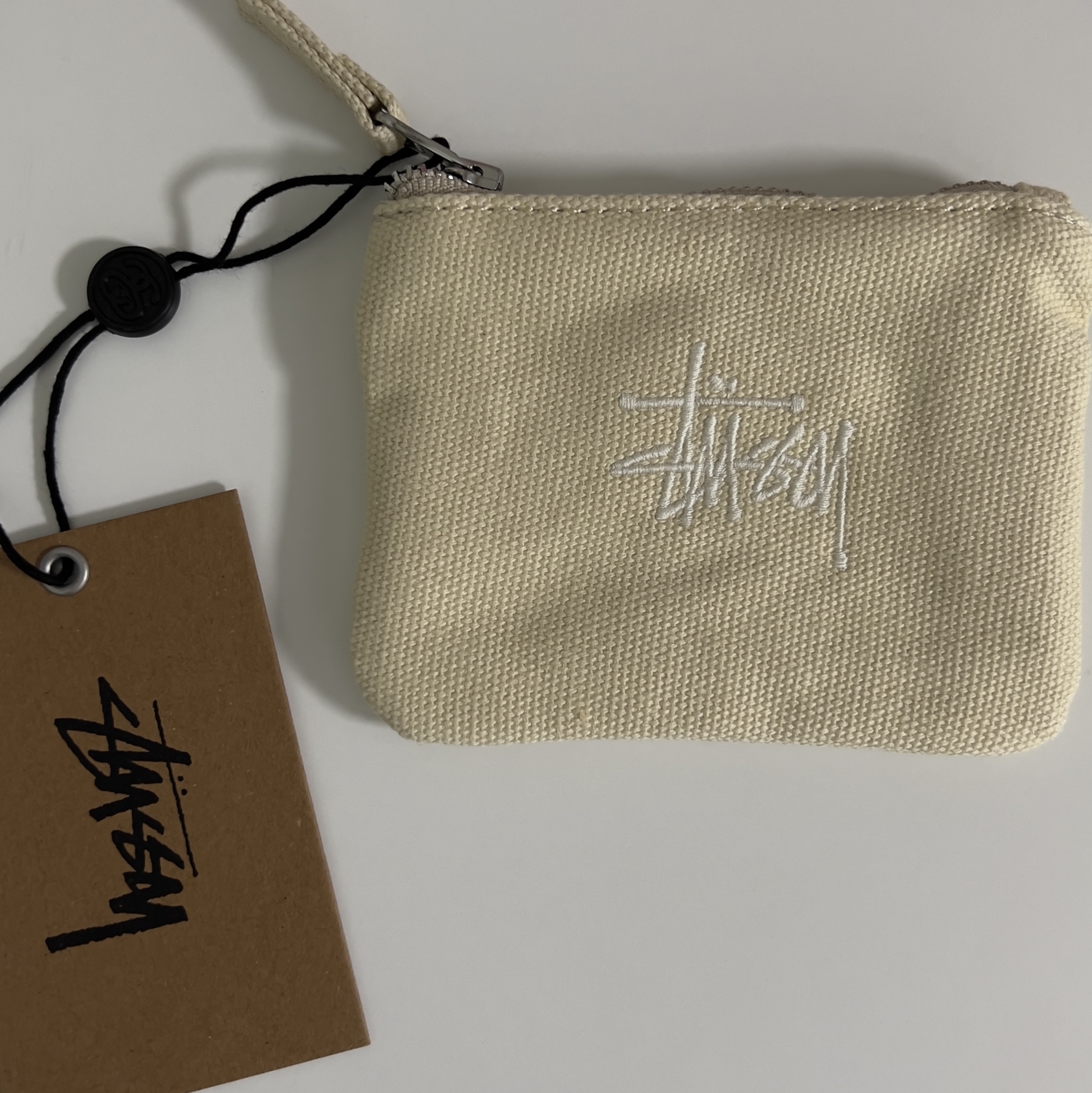 (@xs_uri) 님의 게시물 | KREAM