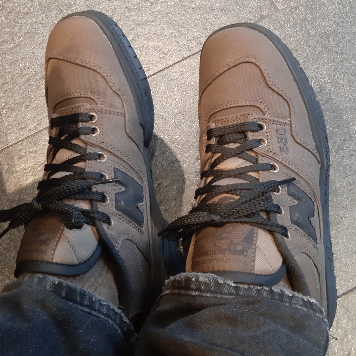 550 X 디스이즈네버댓 | KREAM