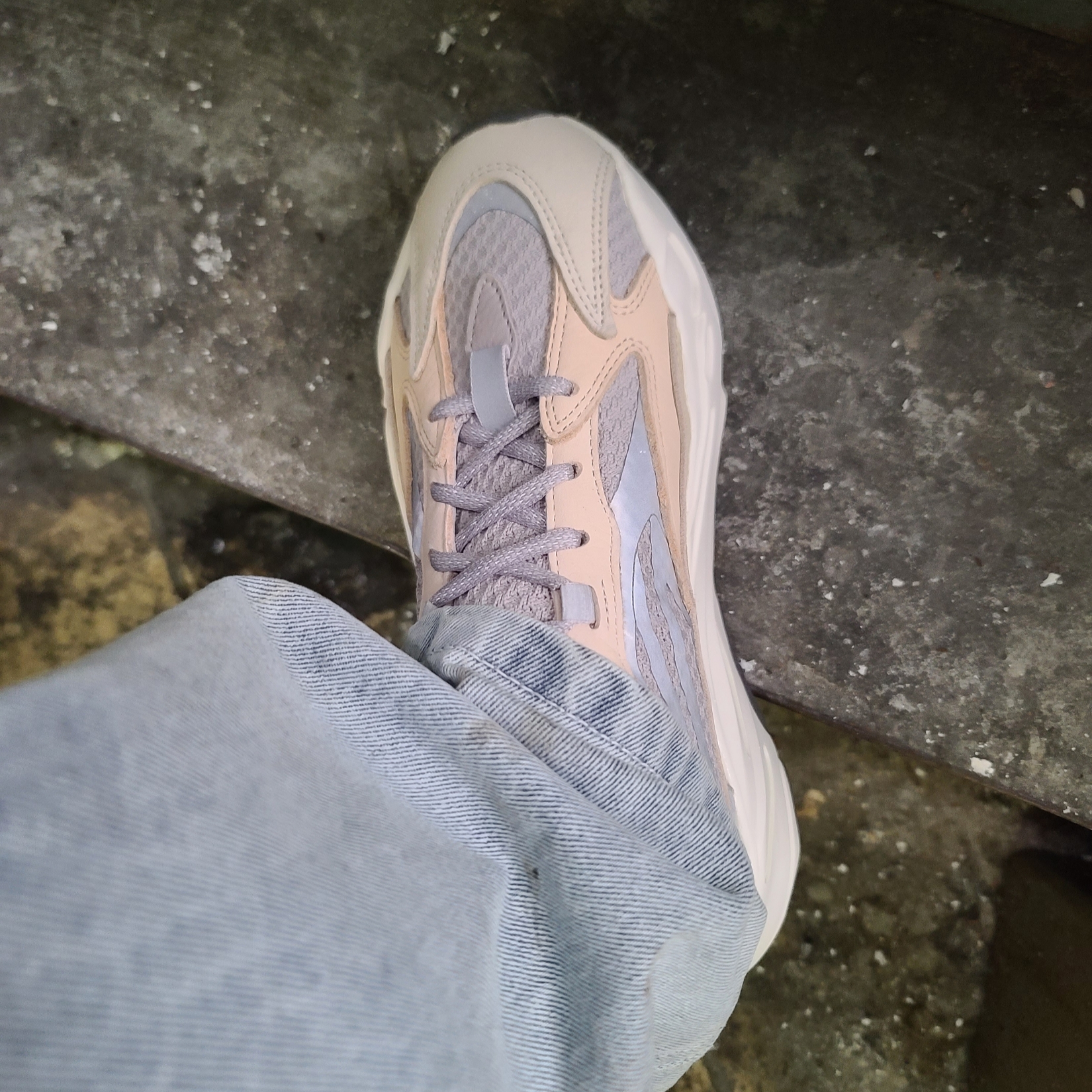 인간 (@radiant____) 님의 게시물 | KREAM