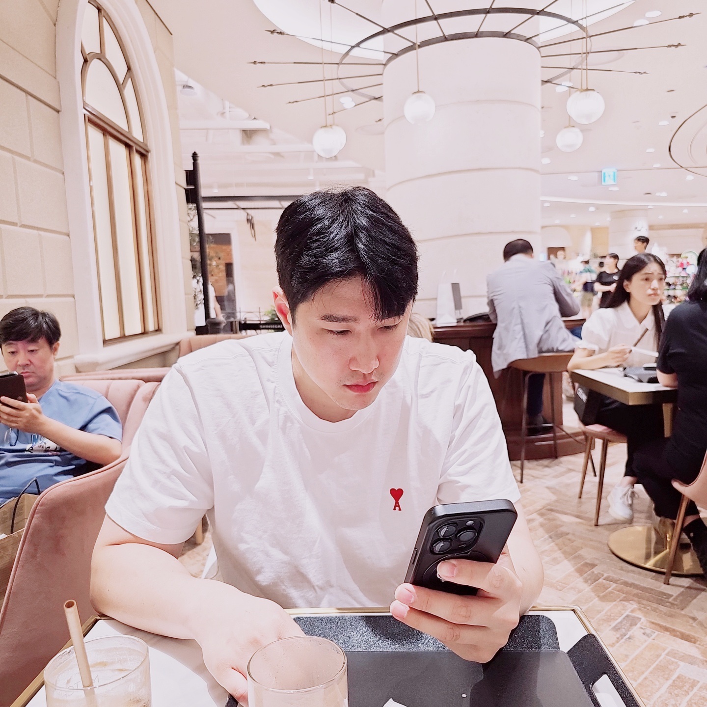 절미 (@wjfal) 님의 게시물 | KREAM