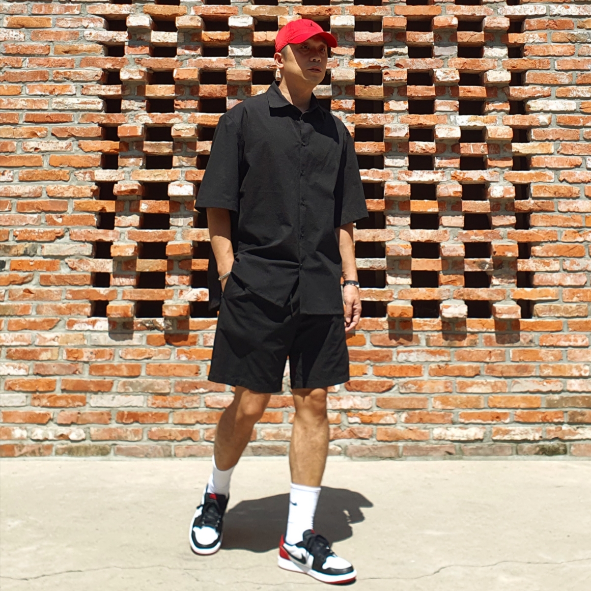 Black & Red Item | KREAM