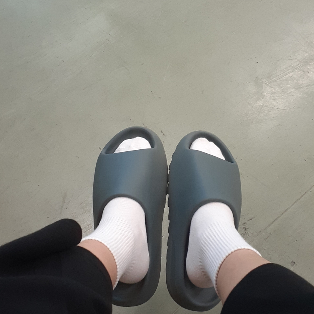 (@macaronron) 님의 게시물 | KREAM