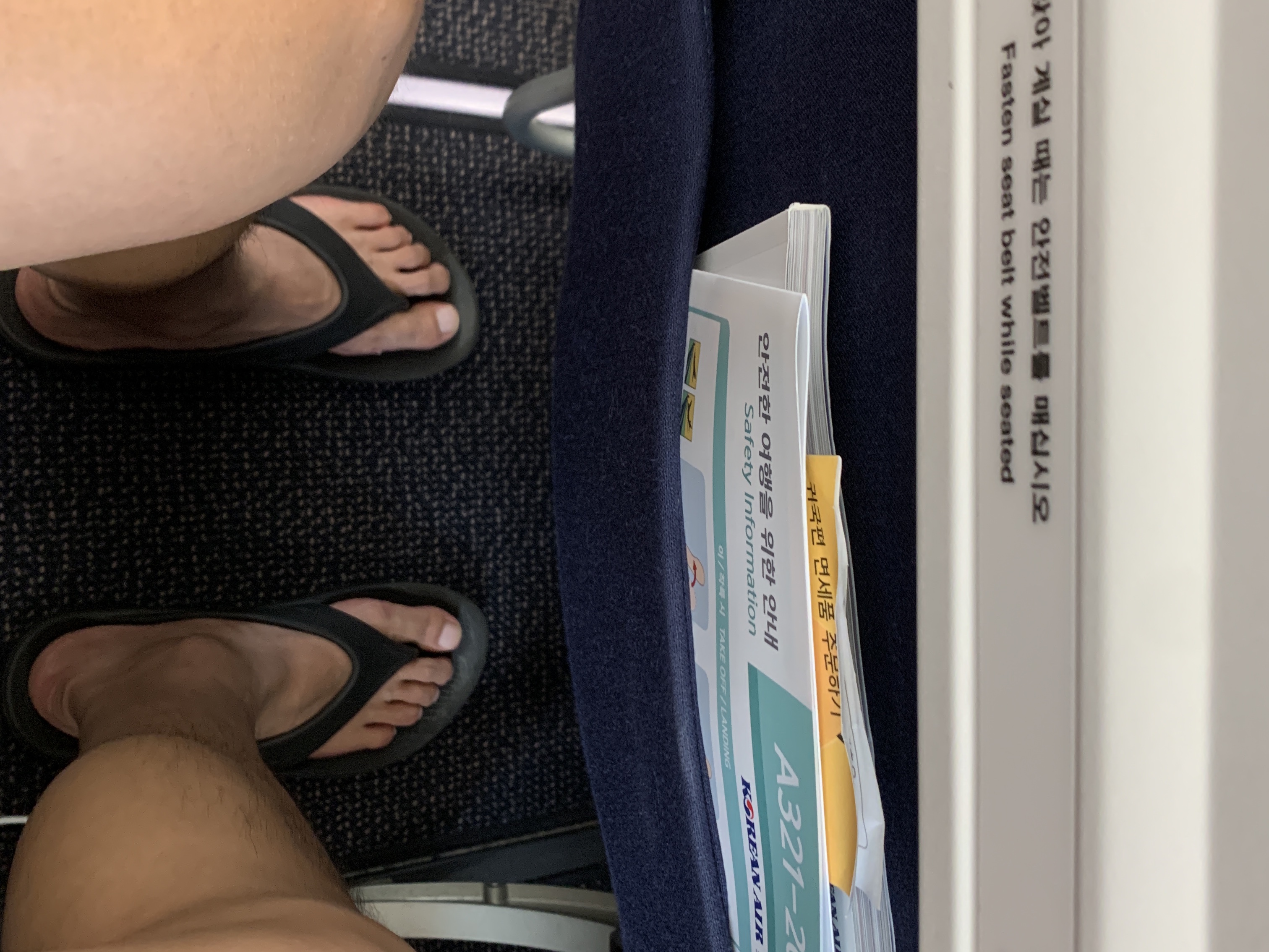 cool_jr (@barney_stinson) 님의 게시물 | KREAM