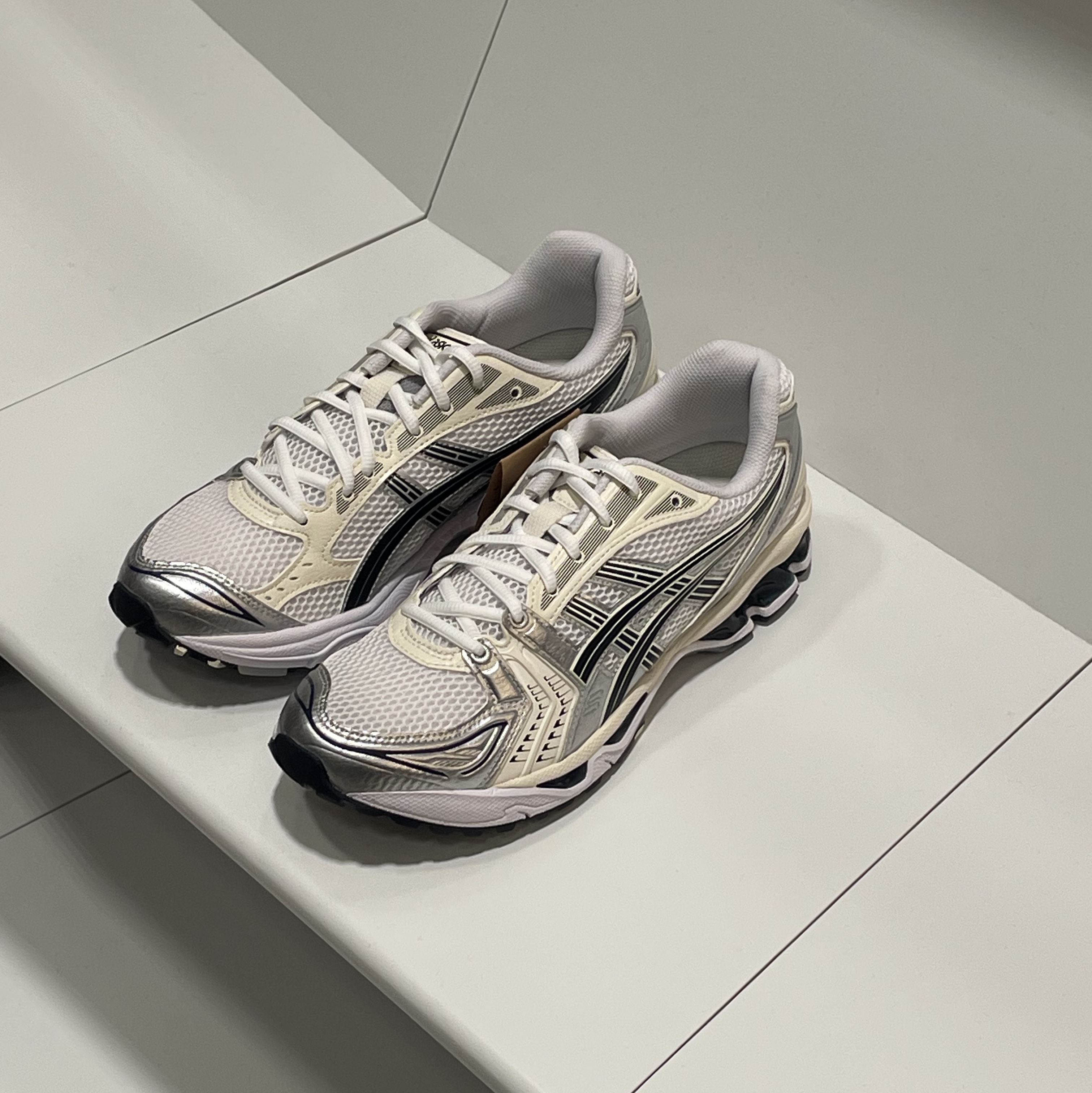 (@udd5pc) 님의 게시물 | KREAM