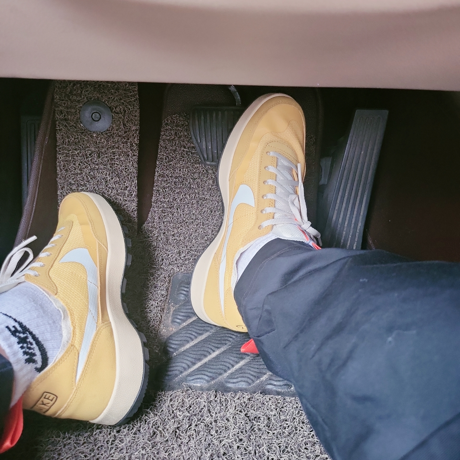 176/74/260 (@b10054) 님의 게시물 | KREAM