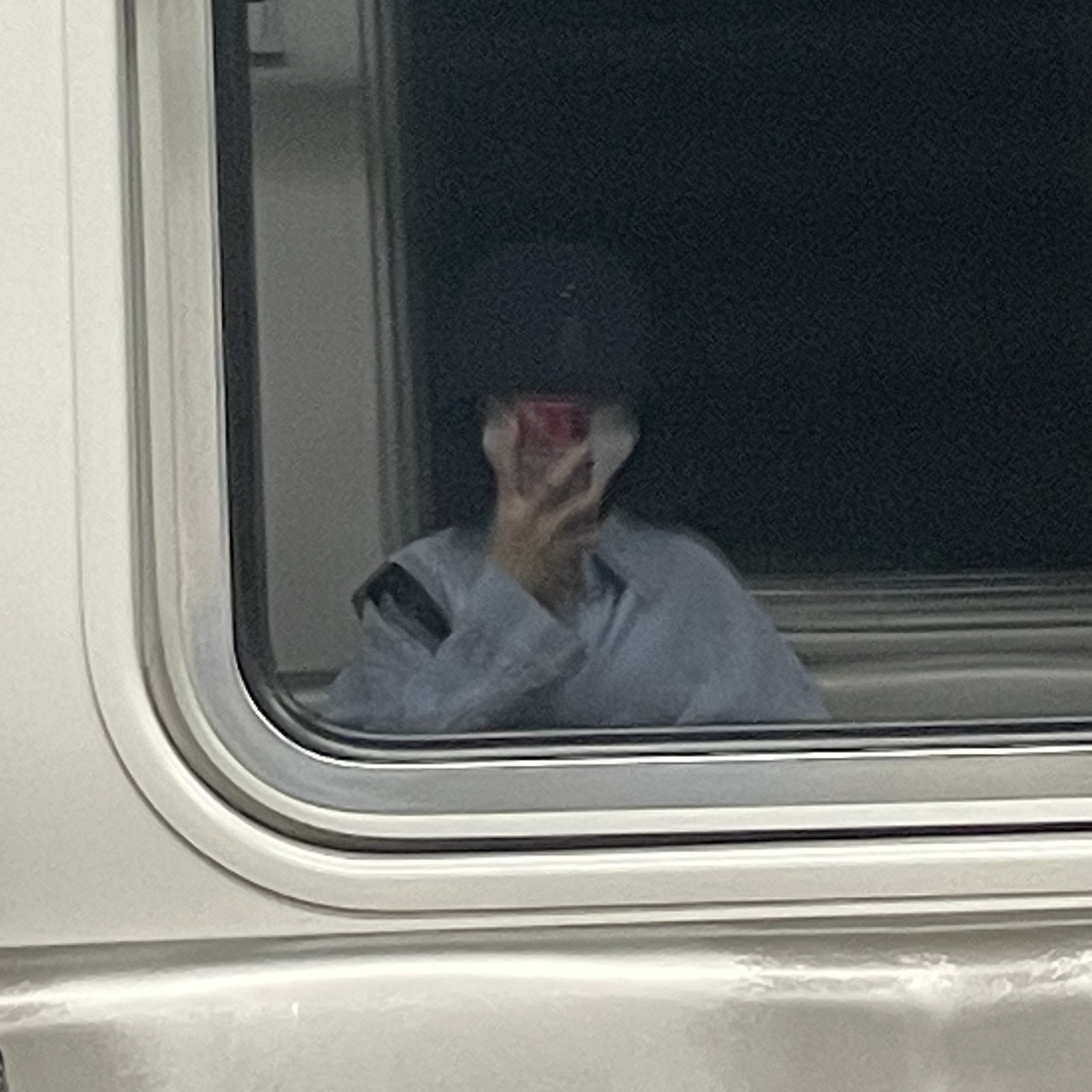 (@ksjdidf) 님의 게시물 | KREAM