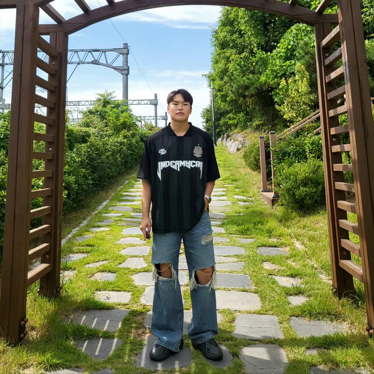 여름이 끝나가네 | KREAM