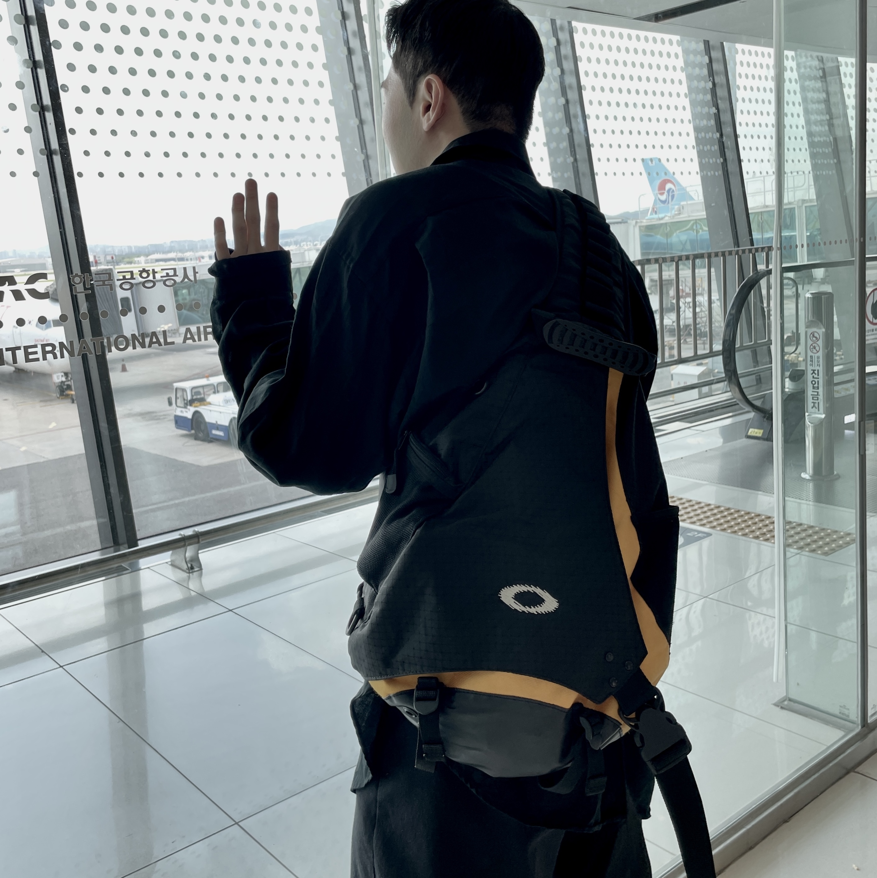 휴일 (@hyuilcigarette) 님의 게시물 | KREAM