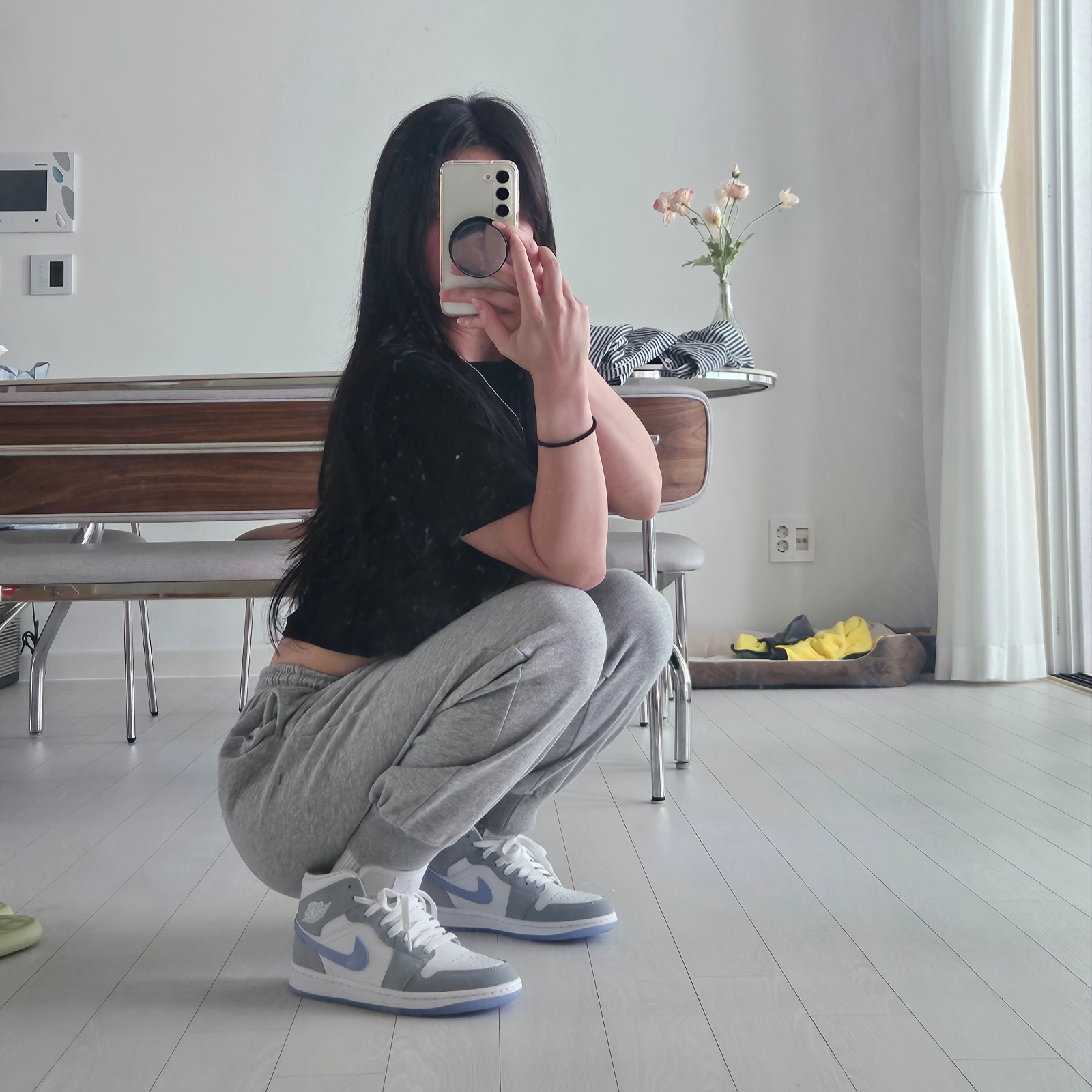 yyj1911 (@tyzasq) 님의 게시물 | KREAM