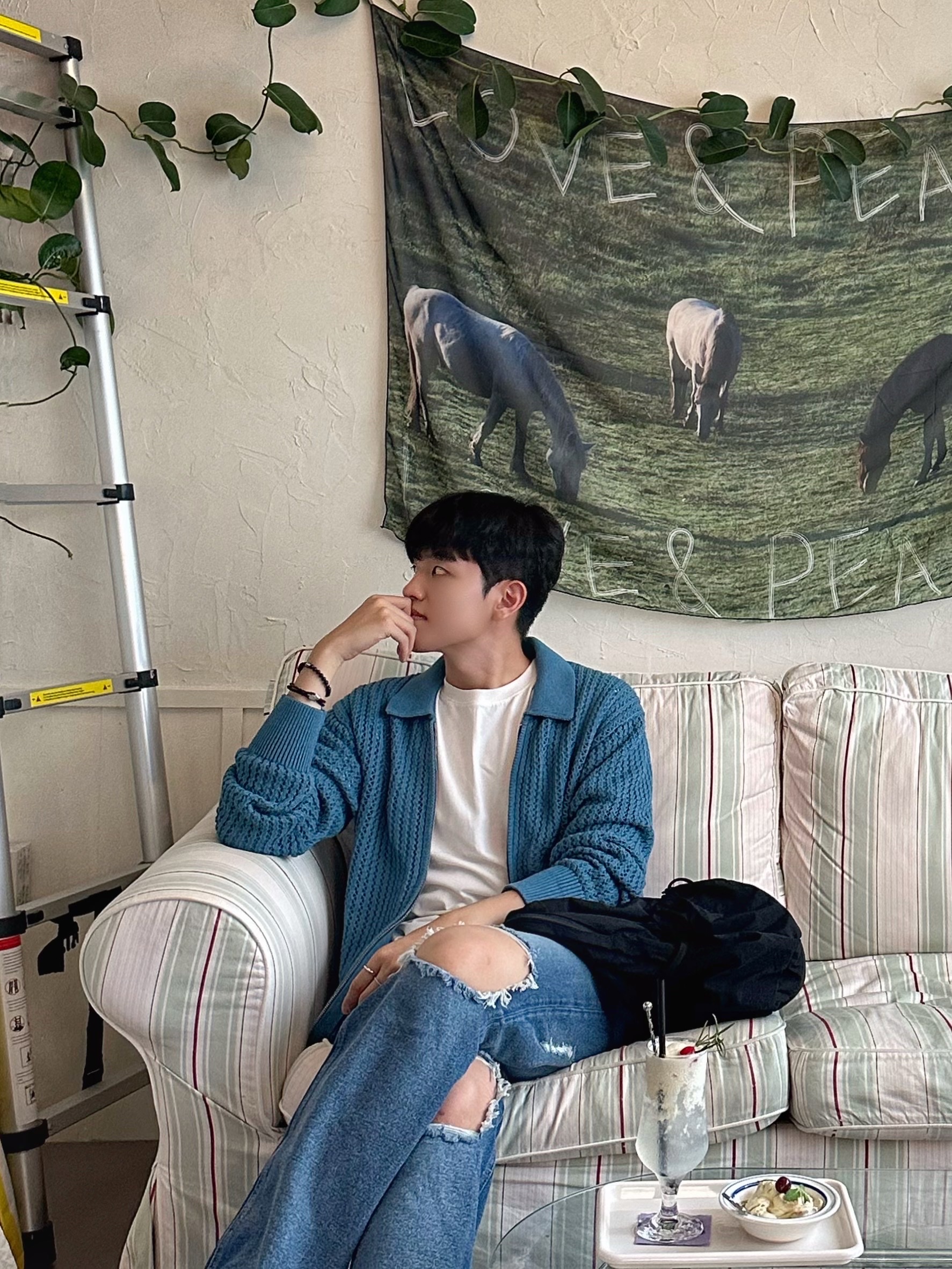 한지 (@2_z_han) 님의 게시물 | KREAM