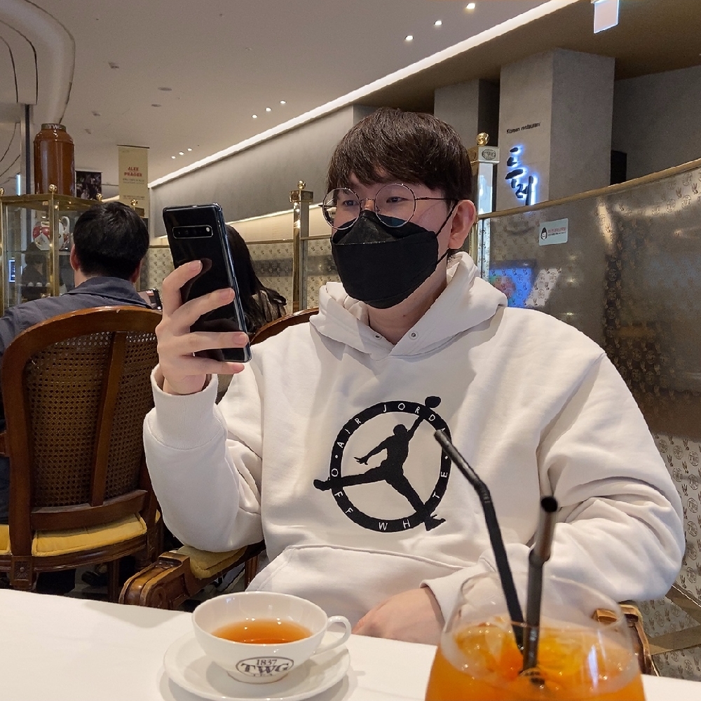 @jin3042 (@jin__90) 님의 게시물 | KREAM