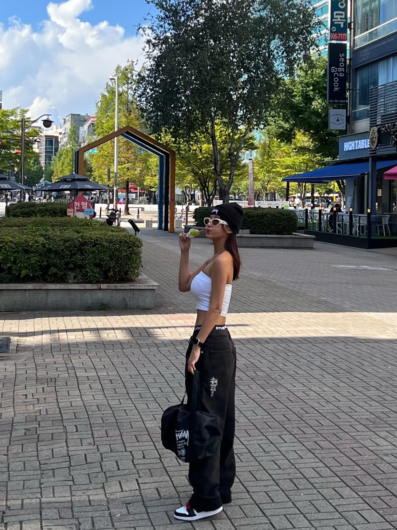 insta🍃 hhong... (@hhong._.u) 님의 게시물 | KREAM