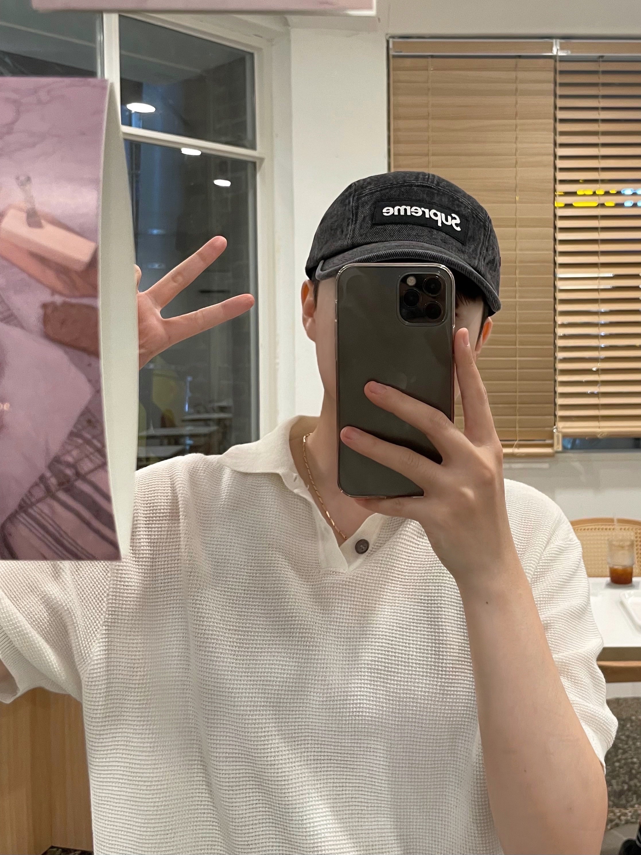 (@_min__e_) 님의 게시물 | KREAM